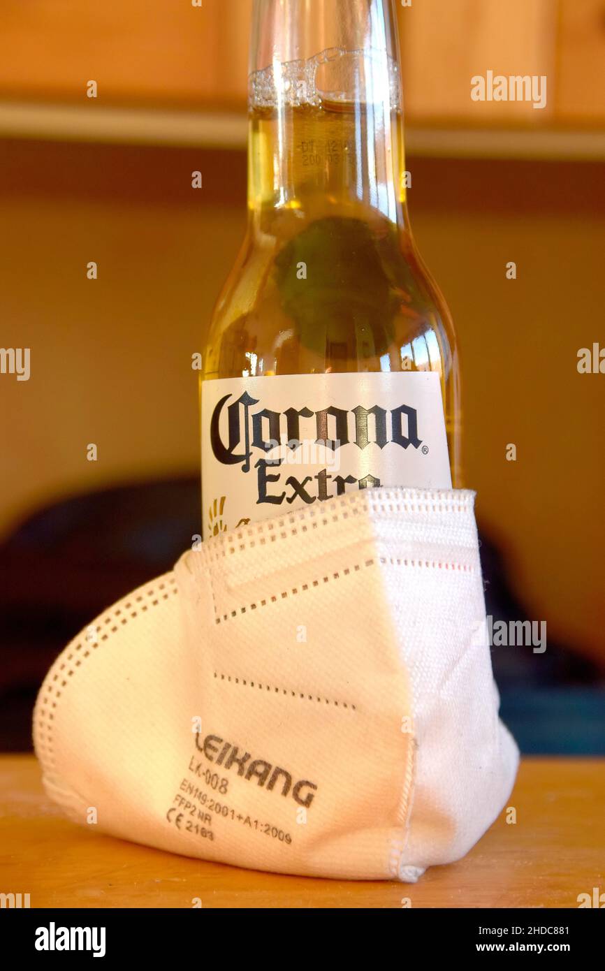 Ffp 2 protection mask hi-res stock photography and images - Alamy