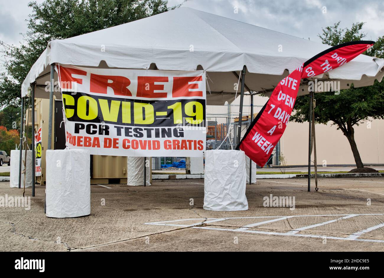 Houston, Texas USA 12-03-2021: An unattended free Covid-19 testing ...