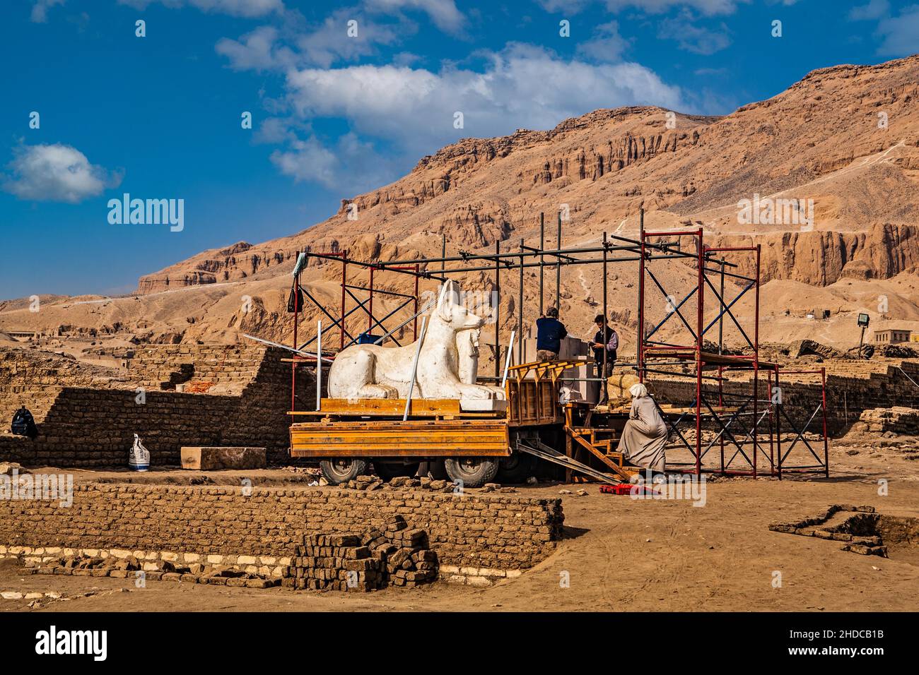 Anubis head hi-res stock photography and images - Alamy