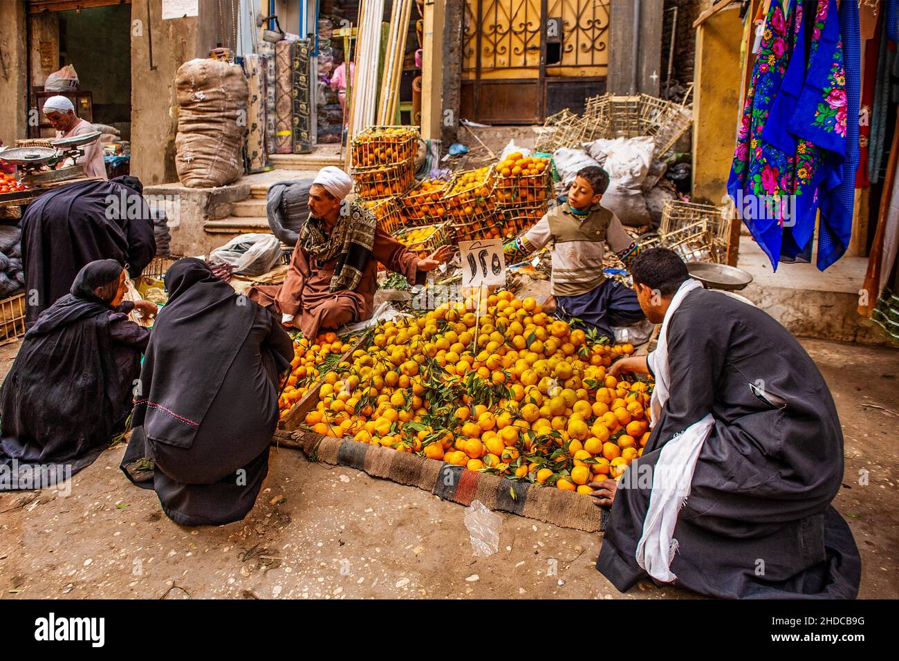 Fruit and vegetable trade, bazaar in the Old City, Luxor, Thebes, Egypt ...