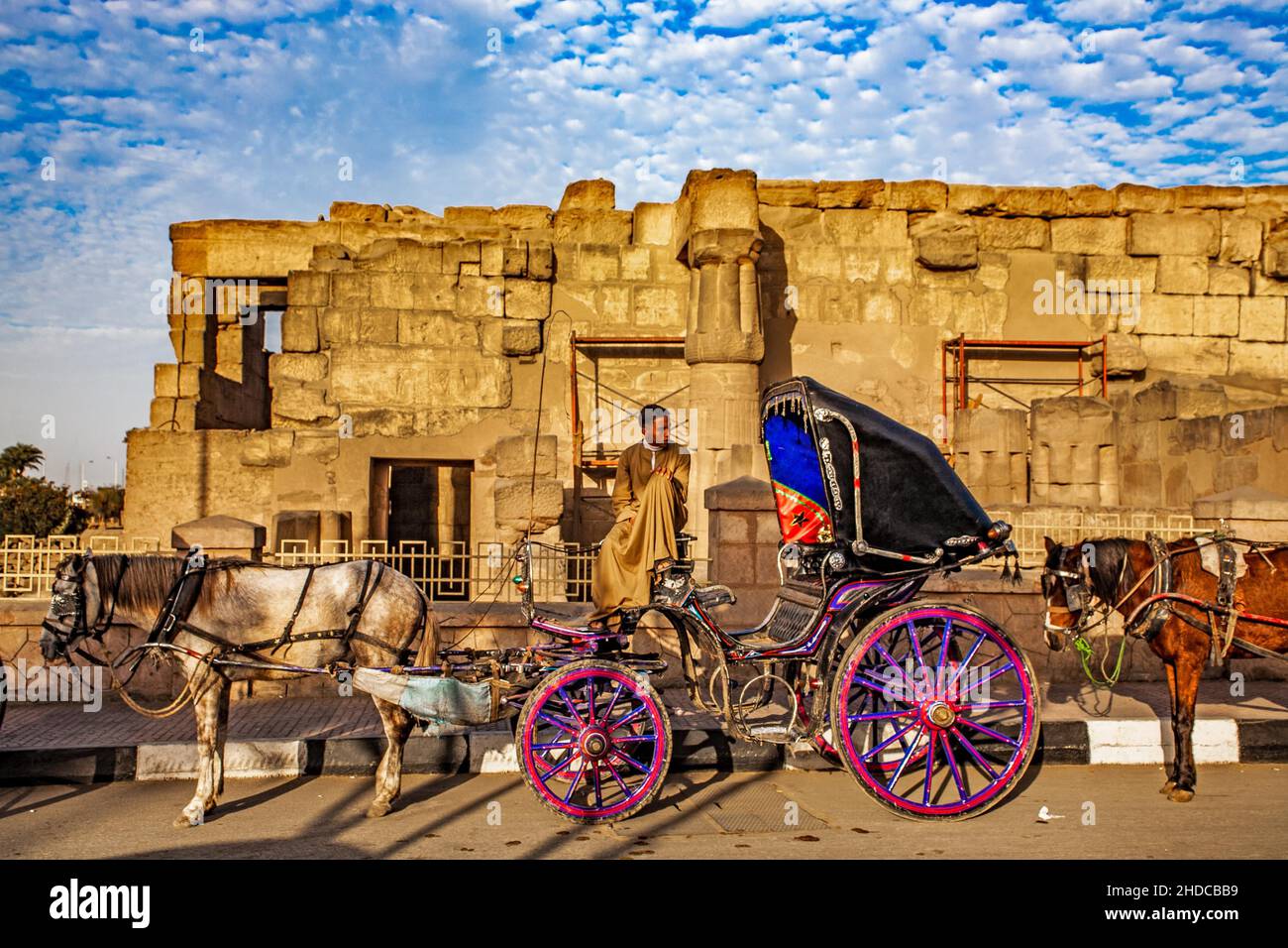 Horse and carriage tourist attraction attractions hi-res stock ...