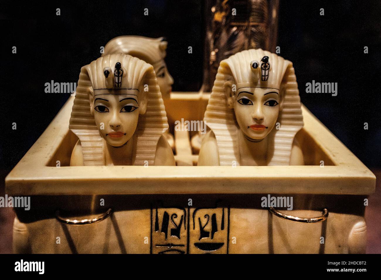 Calcite canopic box for the king's entrails, Tutankhamun's burial ...