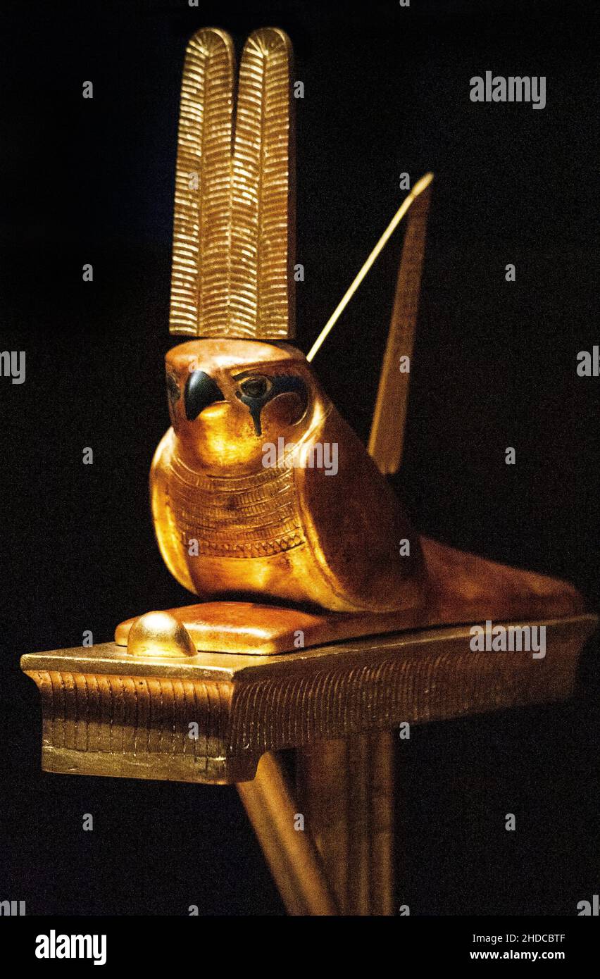 Standard of the god Sopdu, falcon with the double feather crown, tomb ...