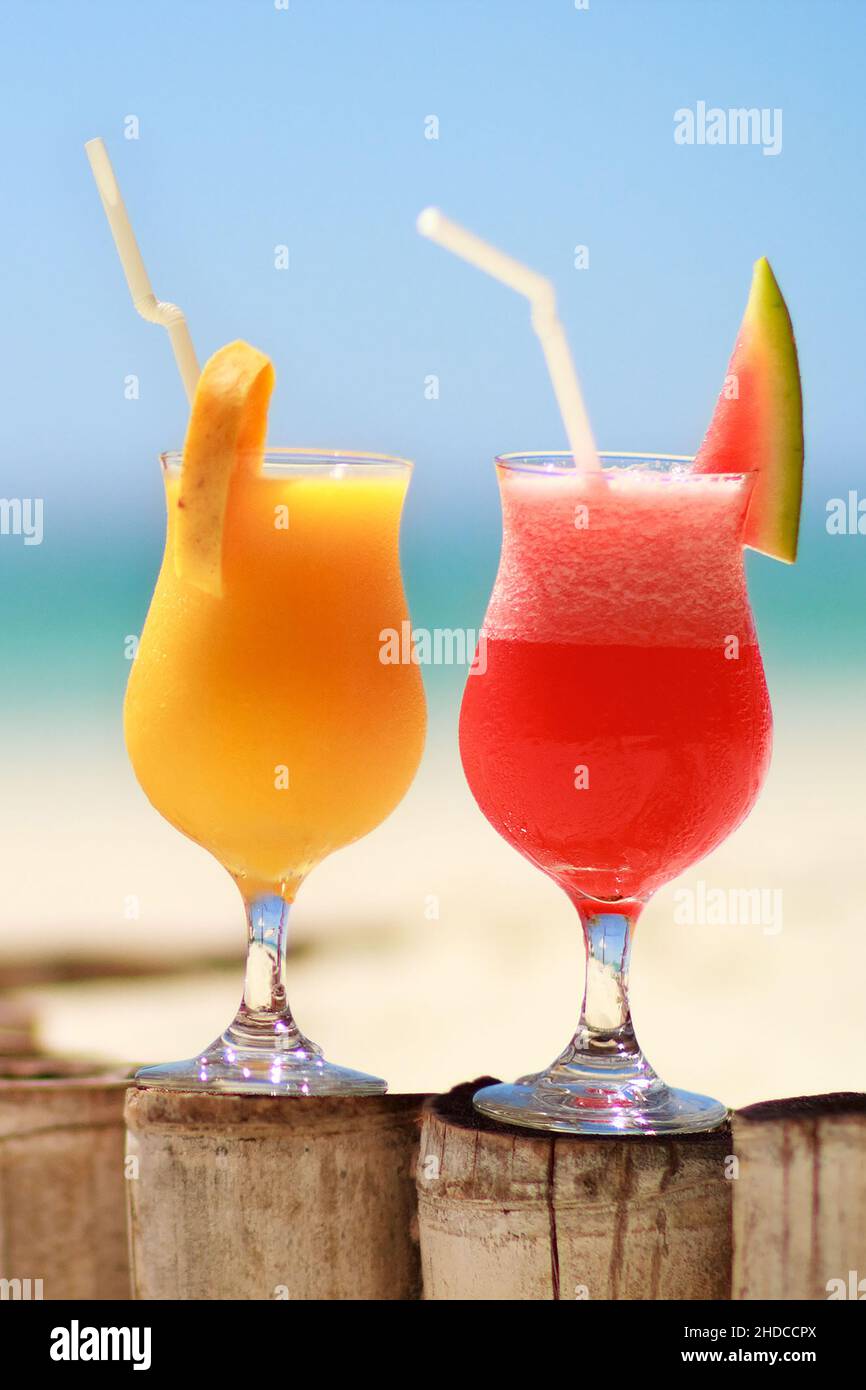 Boracay, Phillippinen, Insel, Cocktails am Strand Stock Photo - Alamy