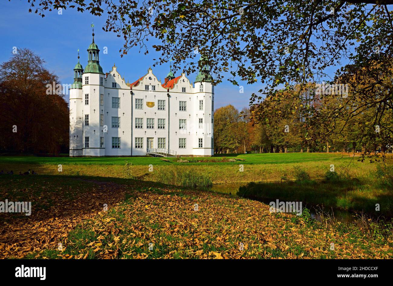 Wasserschloss ahrensburg hi-res stock photography and images - Alamy