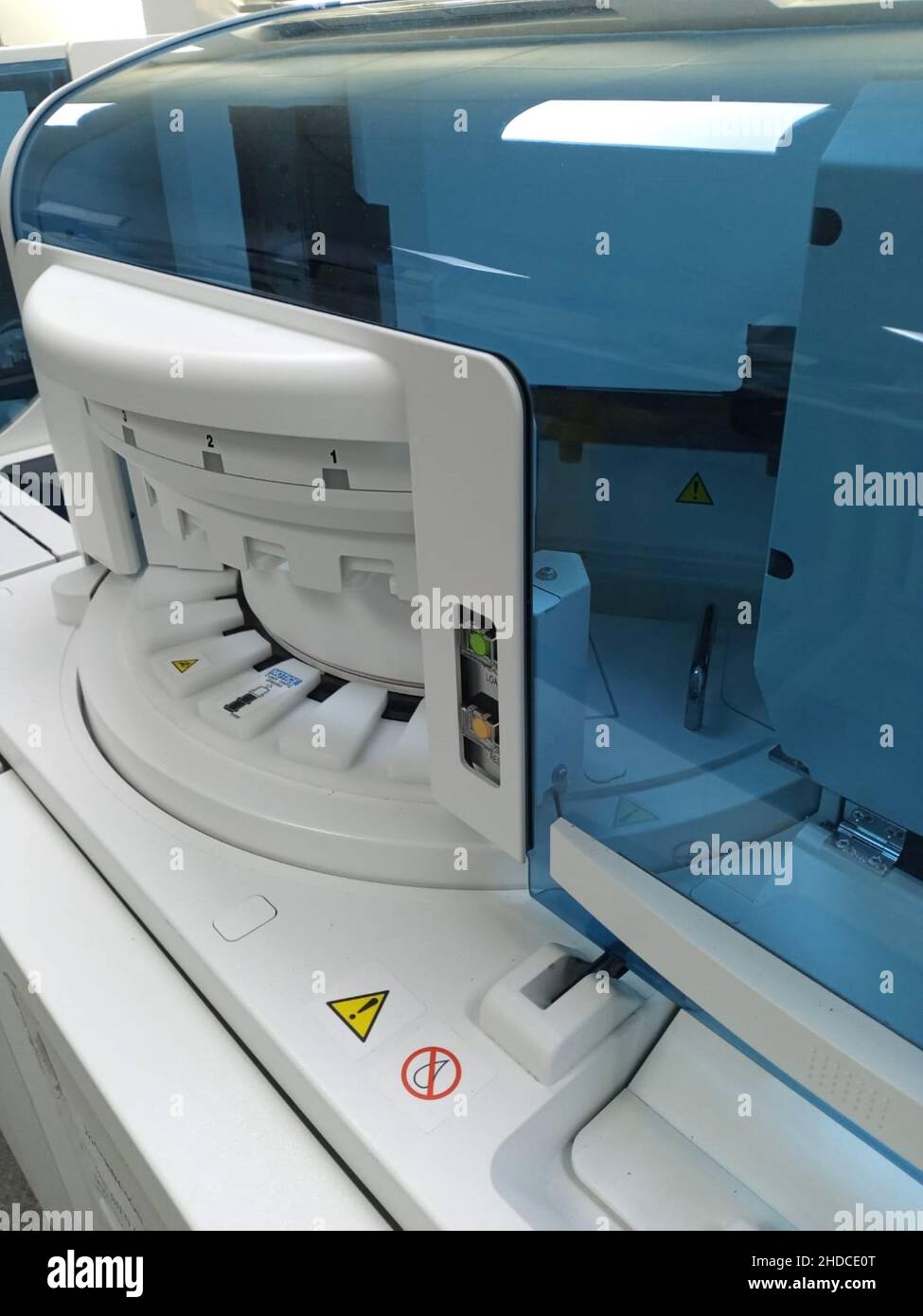 Electronic sample analyzer in a laboratory Stock Photo - Alamy