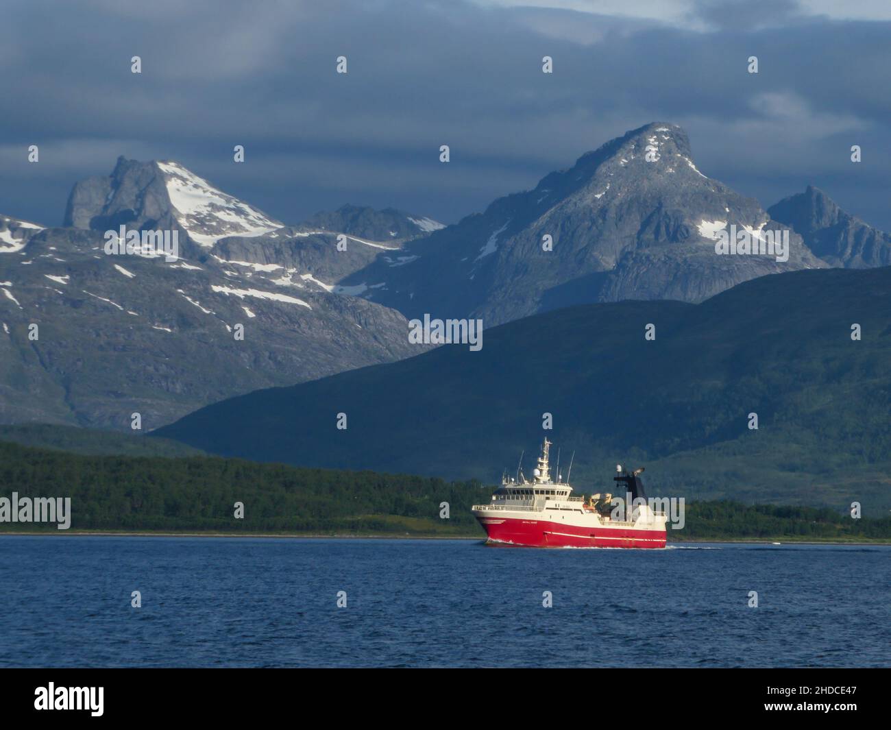 Trawler Royal Vikng vor Store Blaamannen / trawler Royal Viking before ...
