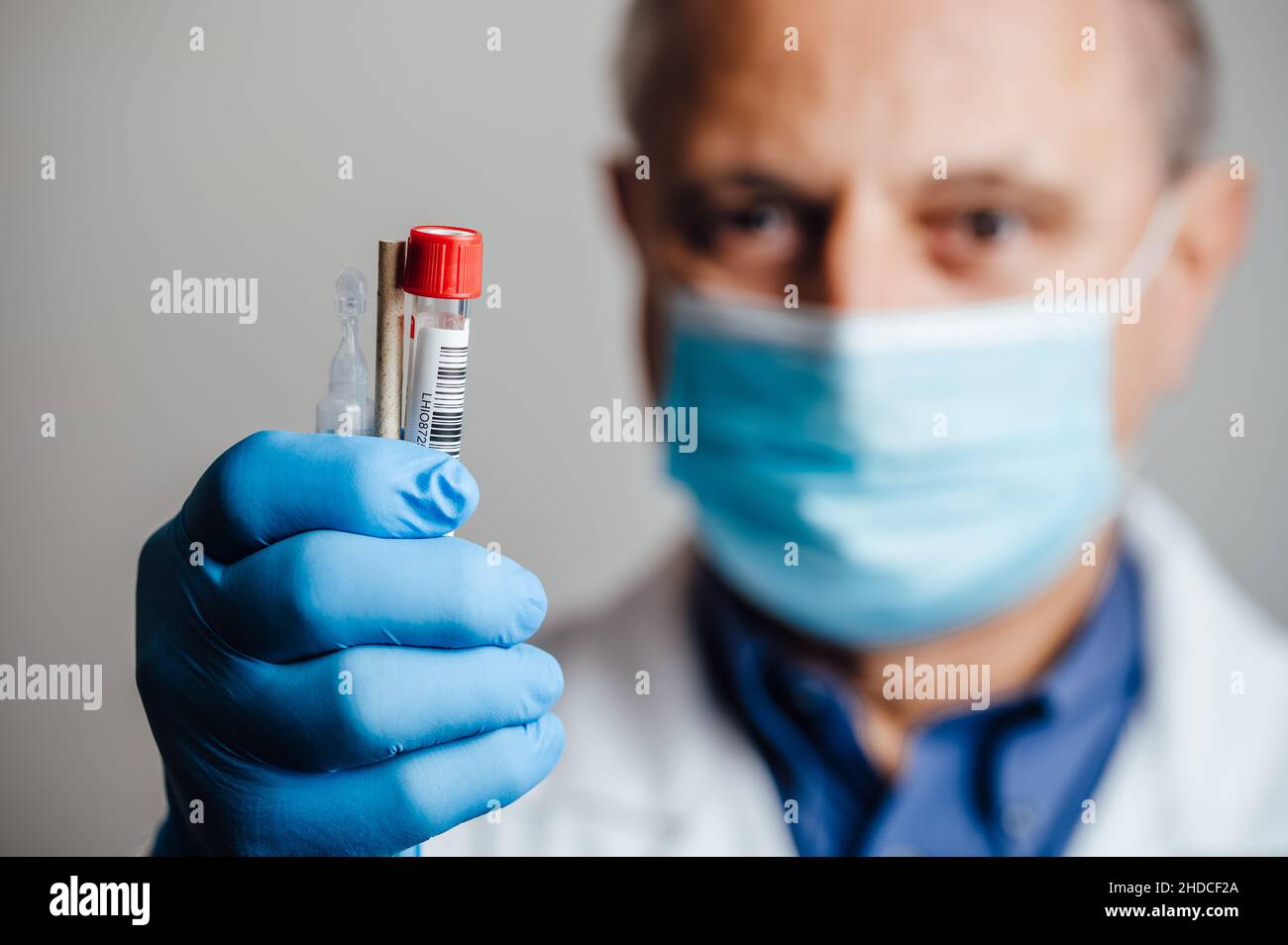 Test doctor hi-res stock photography and images - Alamy