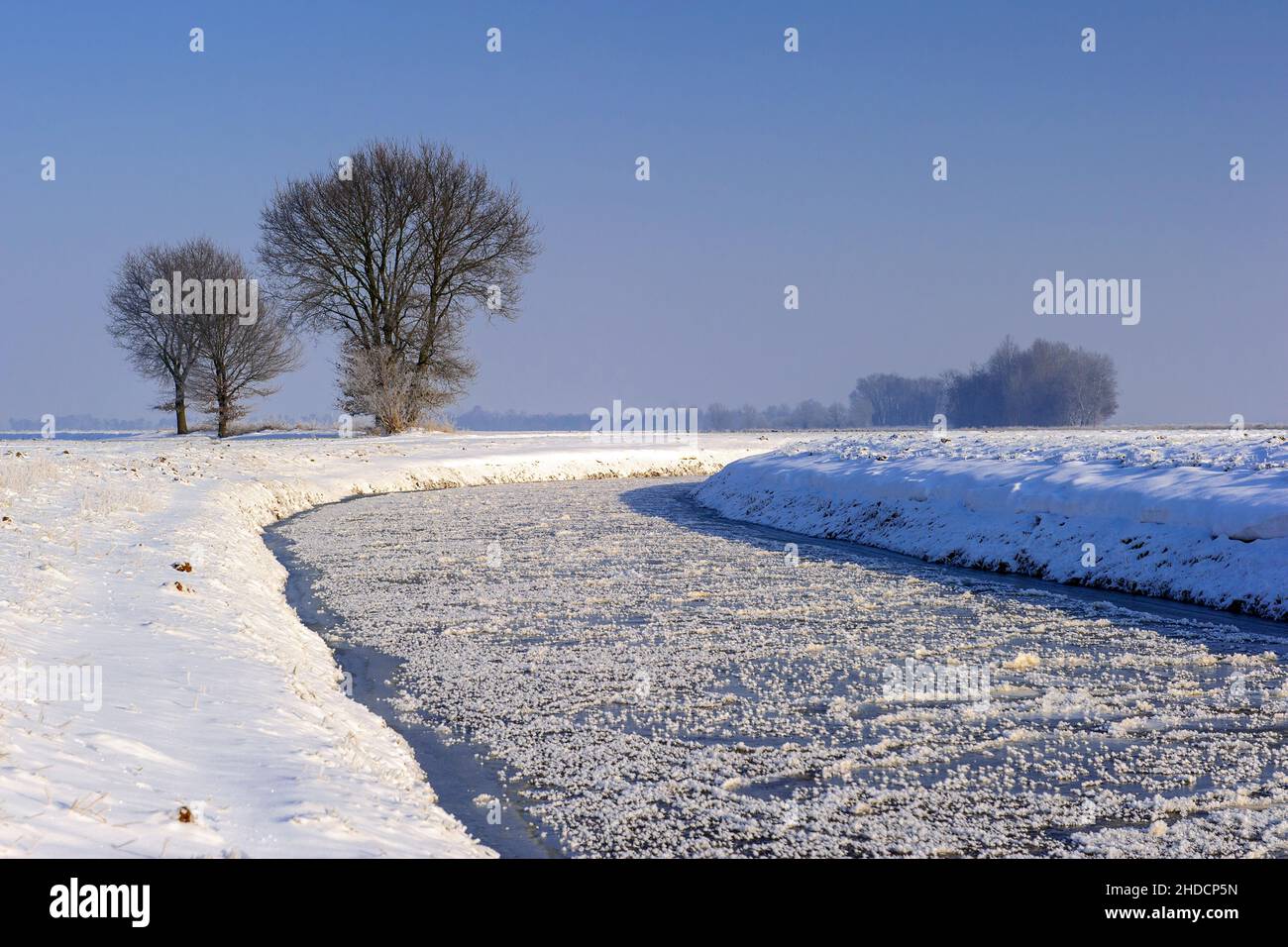 Fluss Hunte im Winter, Hunteburg Stock Photo - Alamy