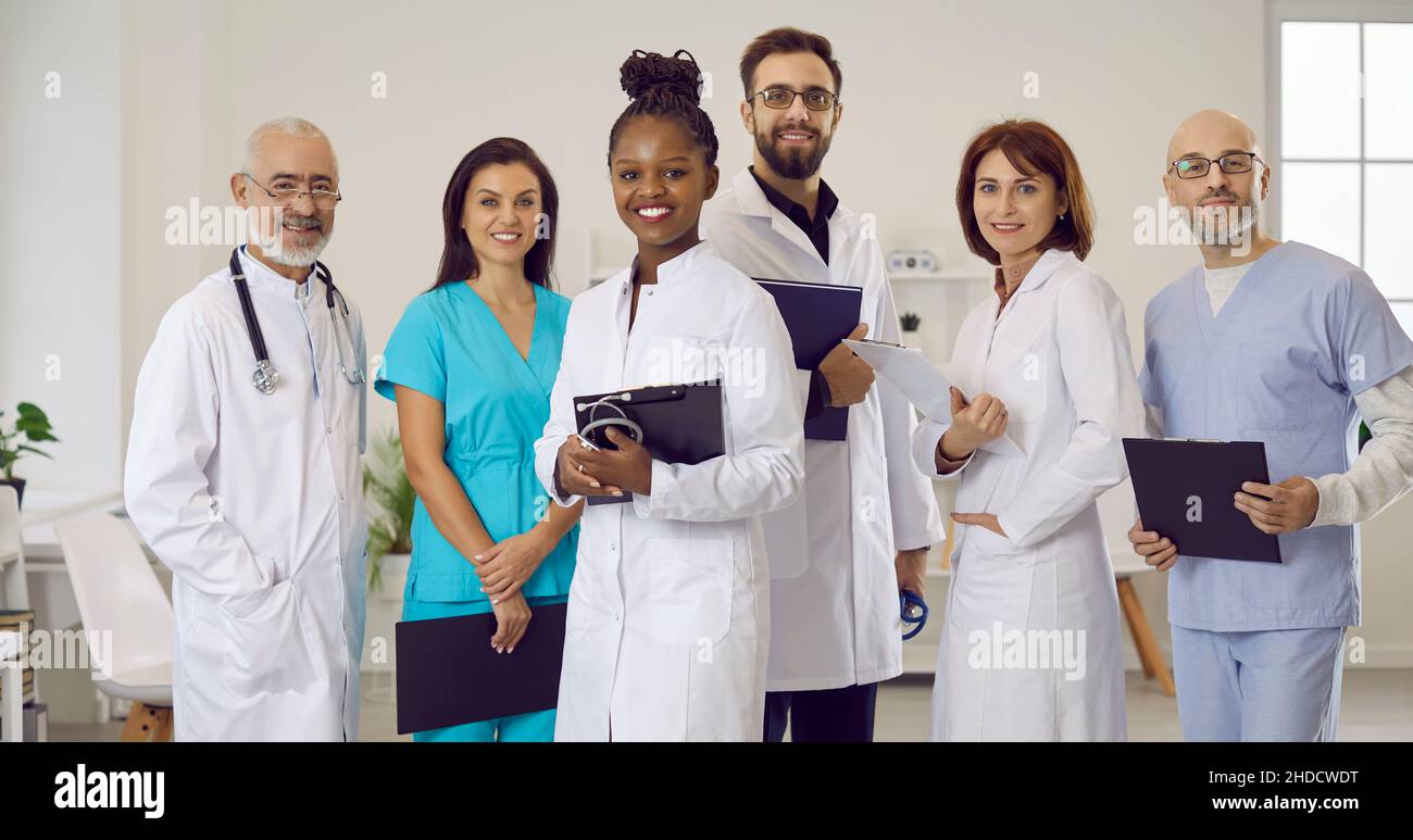 Doctor team hi-res stock photography and images - Alamy