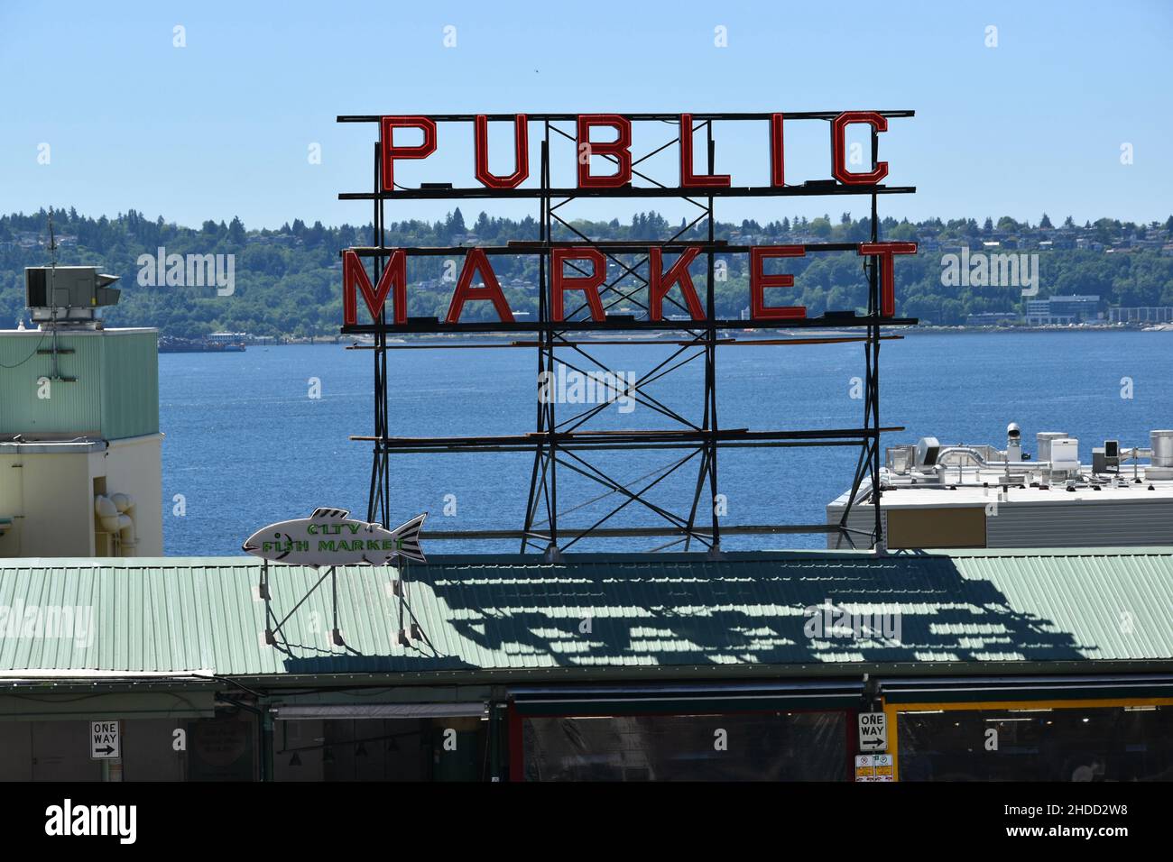 Seattle's iconic Pike Place Public Market above Alaskan Way, Seattle ...