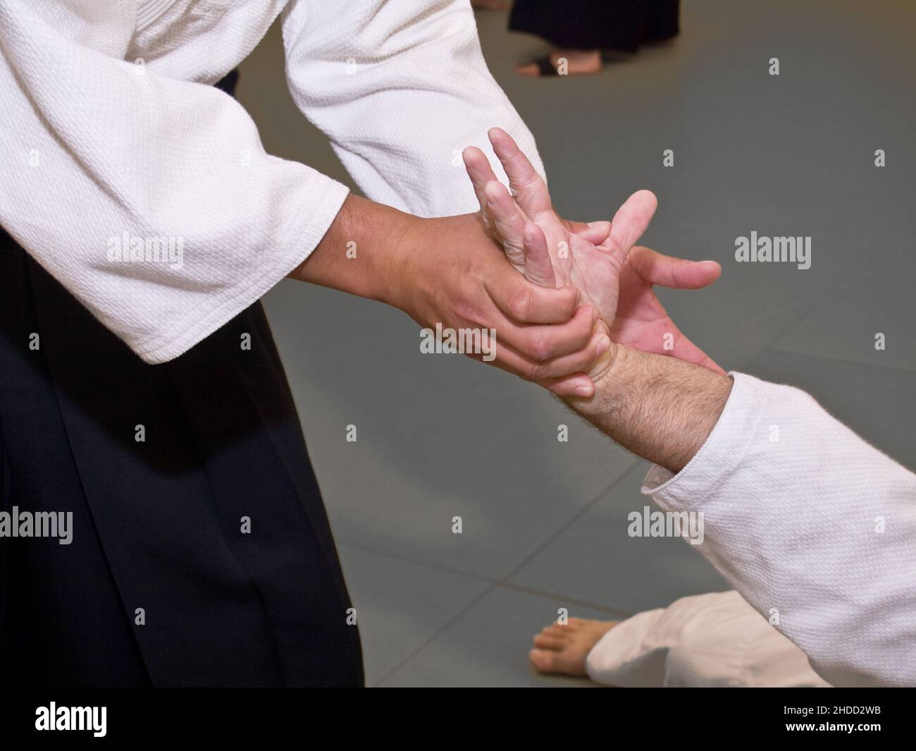 Aikido wrist technique - Aikido (Shinjitai: 合気道, Kyūjitai: 合氣道, aikidō ...
