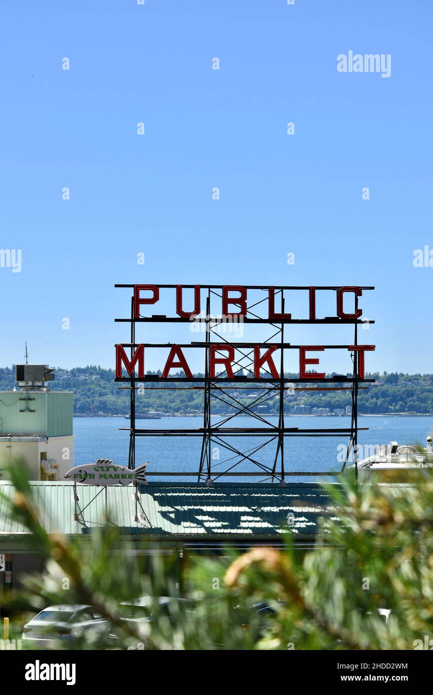Seattle's iconic Pike Place Public Market above Alaskan Way, Seattle ...