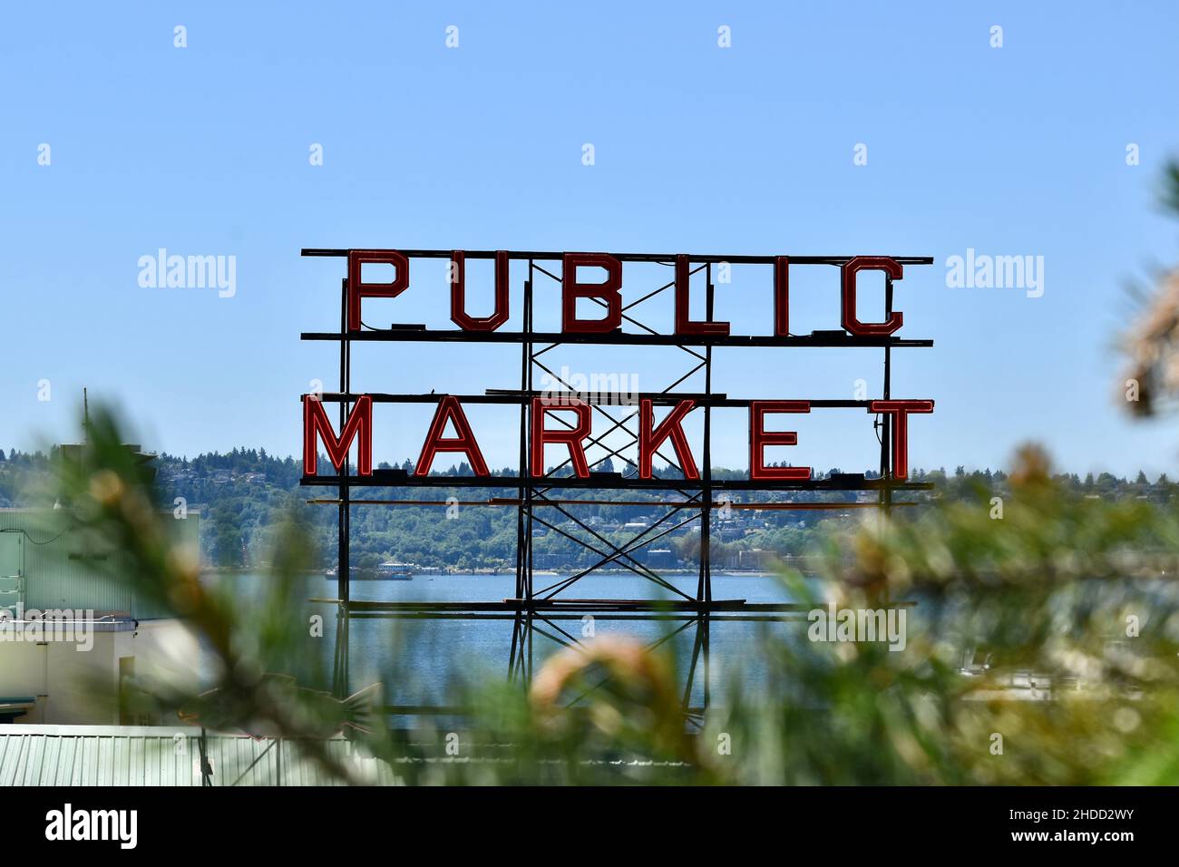 Seattle's iconic Pike Place Public Market above Alaskan Way, Seattle ...