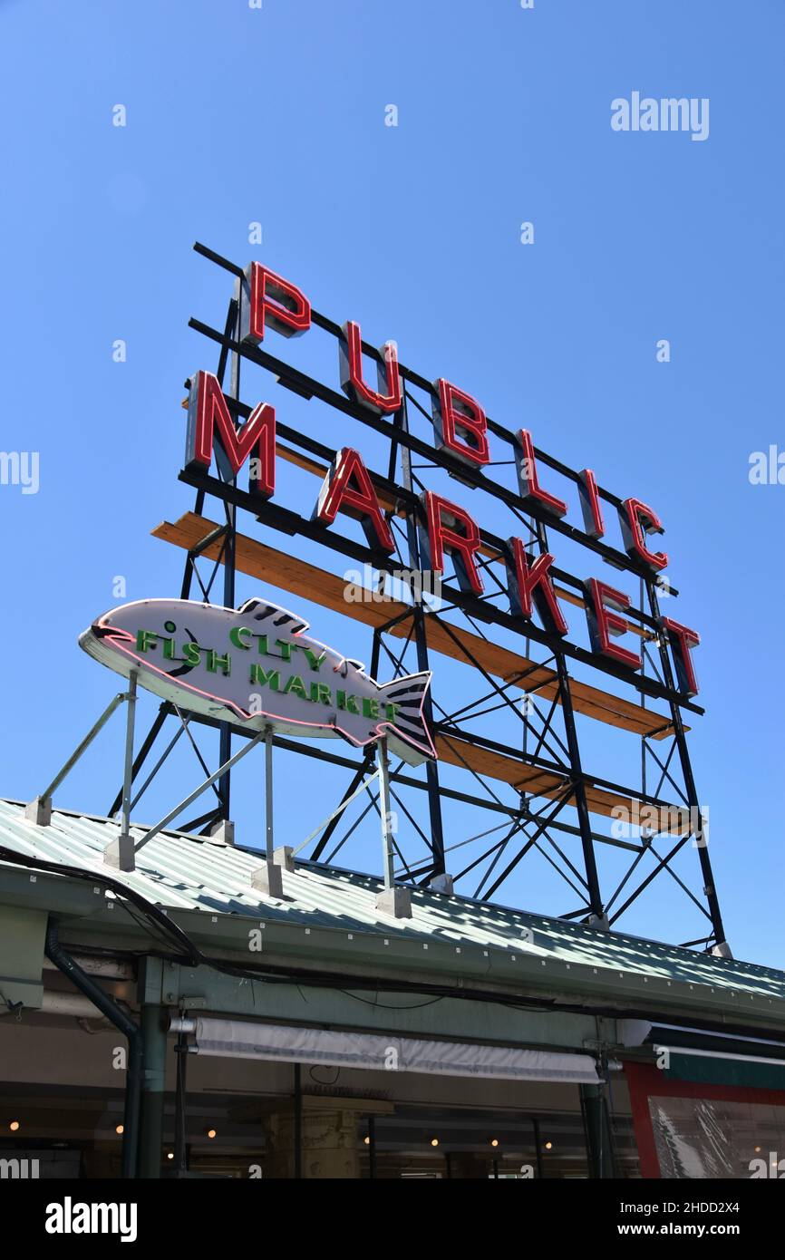 Seattle's iconic Pike Place Public Market above Alaskan Way, Seattle ...