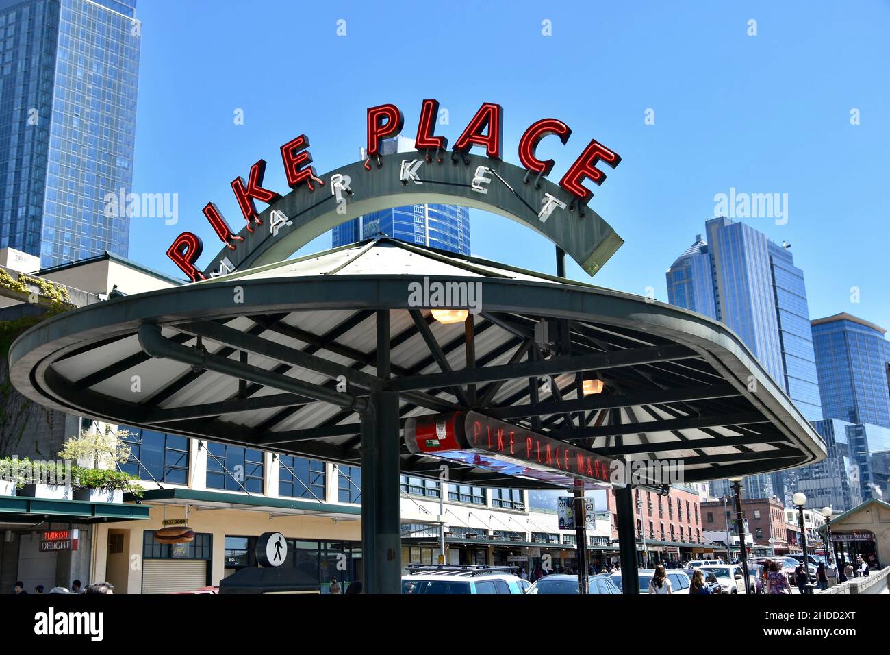 Seattle's iconic Pike Place Public Market above Alaskan Way, Seattle ...