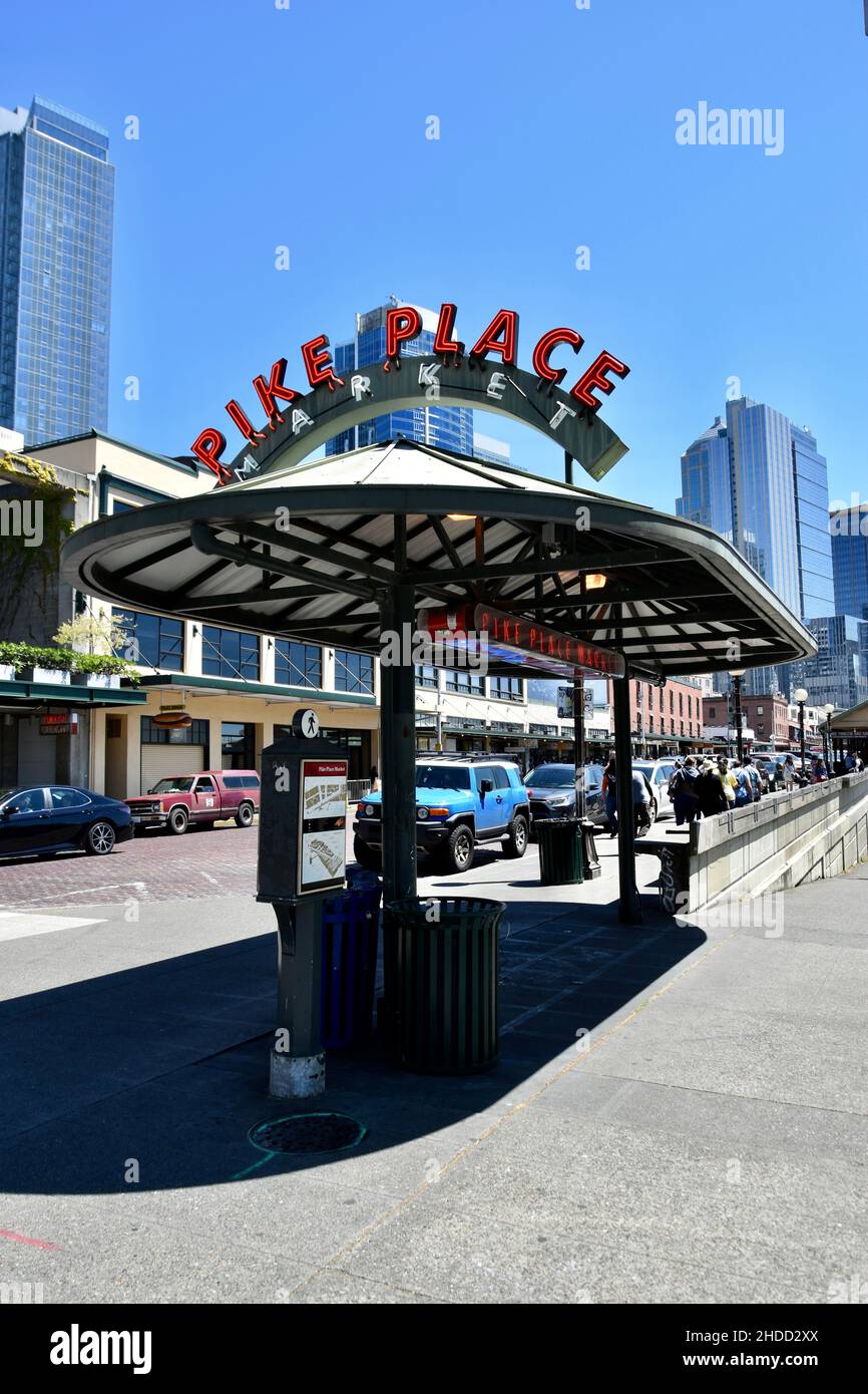 Seattle's iconic Pike Place Public Market above Alaskan Way, Seattle ...