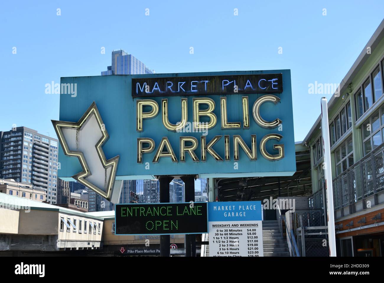 Seattle's iconic Pike Place Public Market above Alaskan Way, Seattle ...