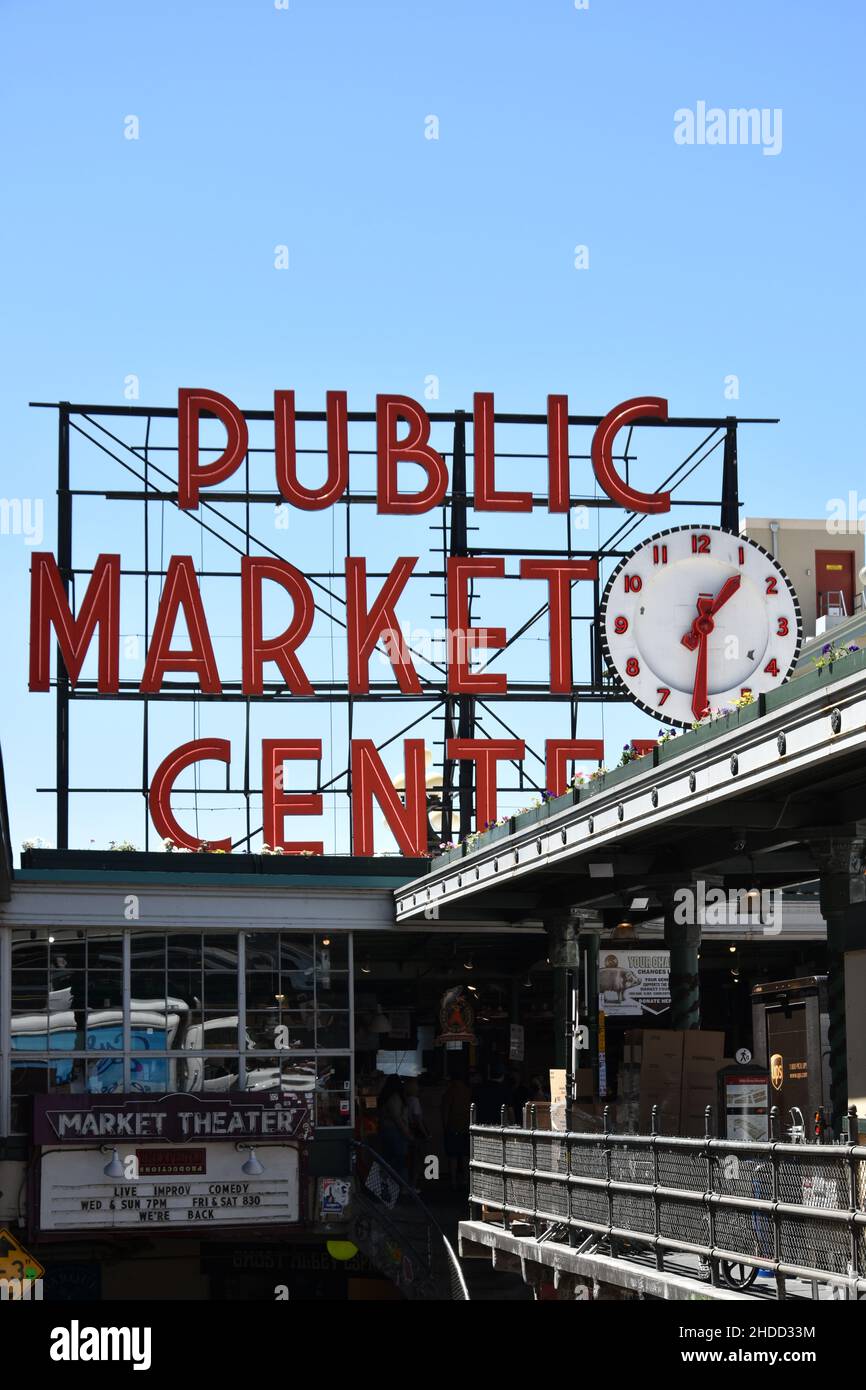 Seattle's iconic Pike Place Public Market above Alaskan Way, Seattle ...