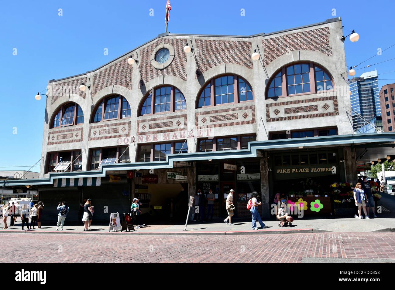 Seattle's iconic Pike Place Public Market above Alaskan Way, Seattle ...