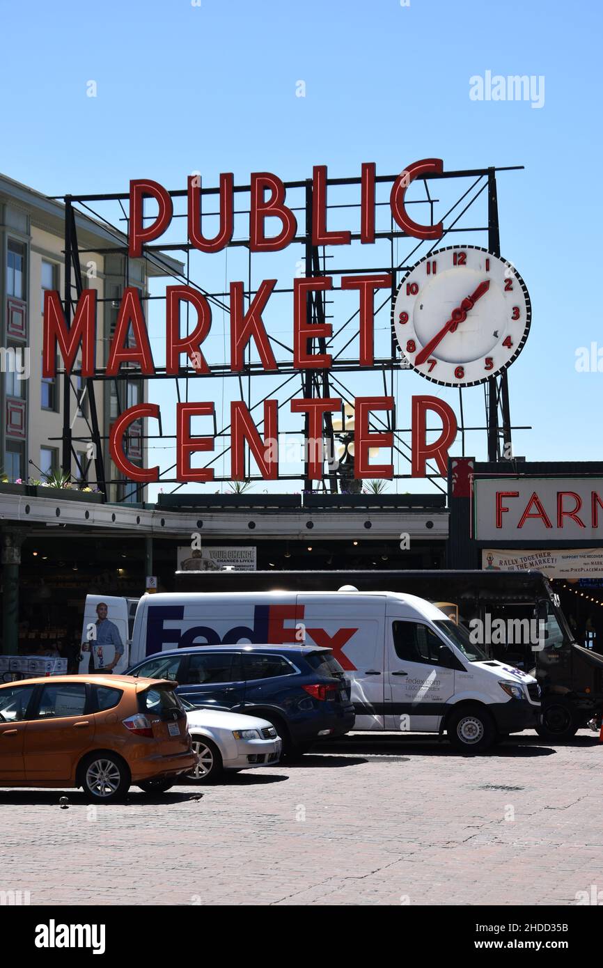 Seattle's iconic Pike Place Public Market above Alaskan Way, Seattle ...