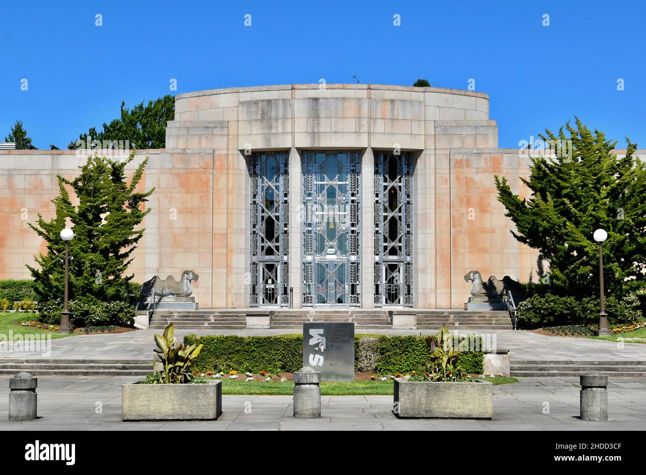 Volunteer Park in Seattle's Capitol Hill neighborhood featuring the ...