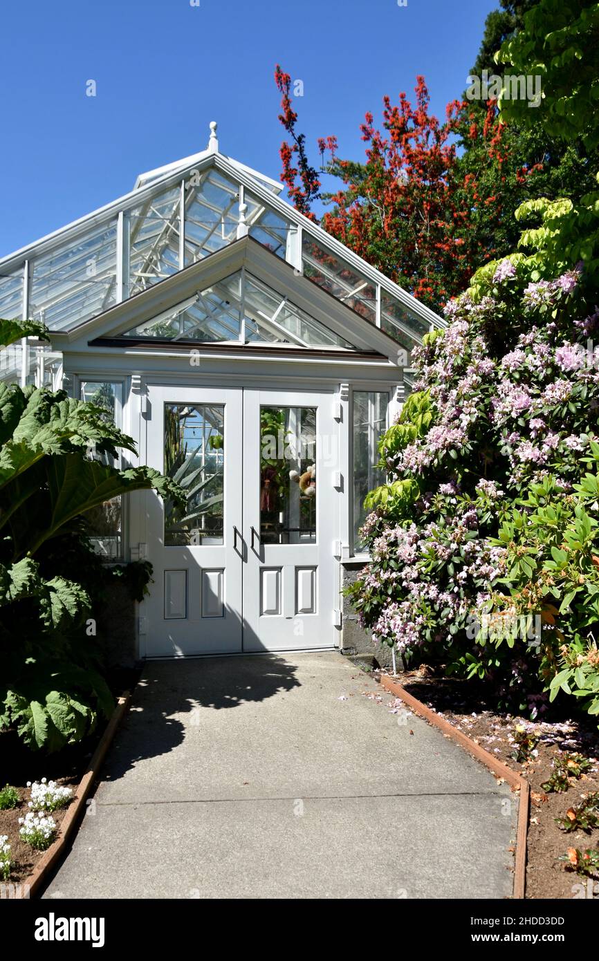 Volunteer Park in Seattle's Capitol Hill neighborhood featuring the ...