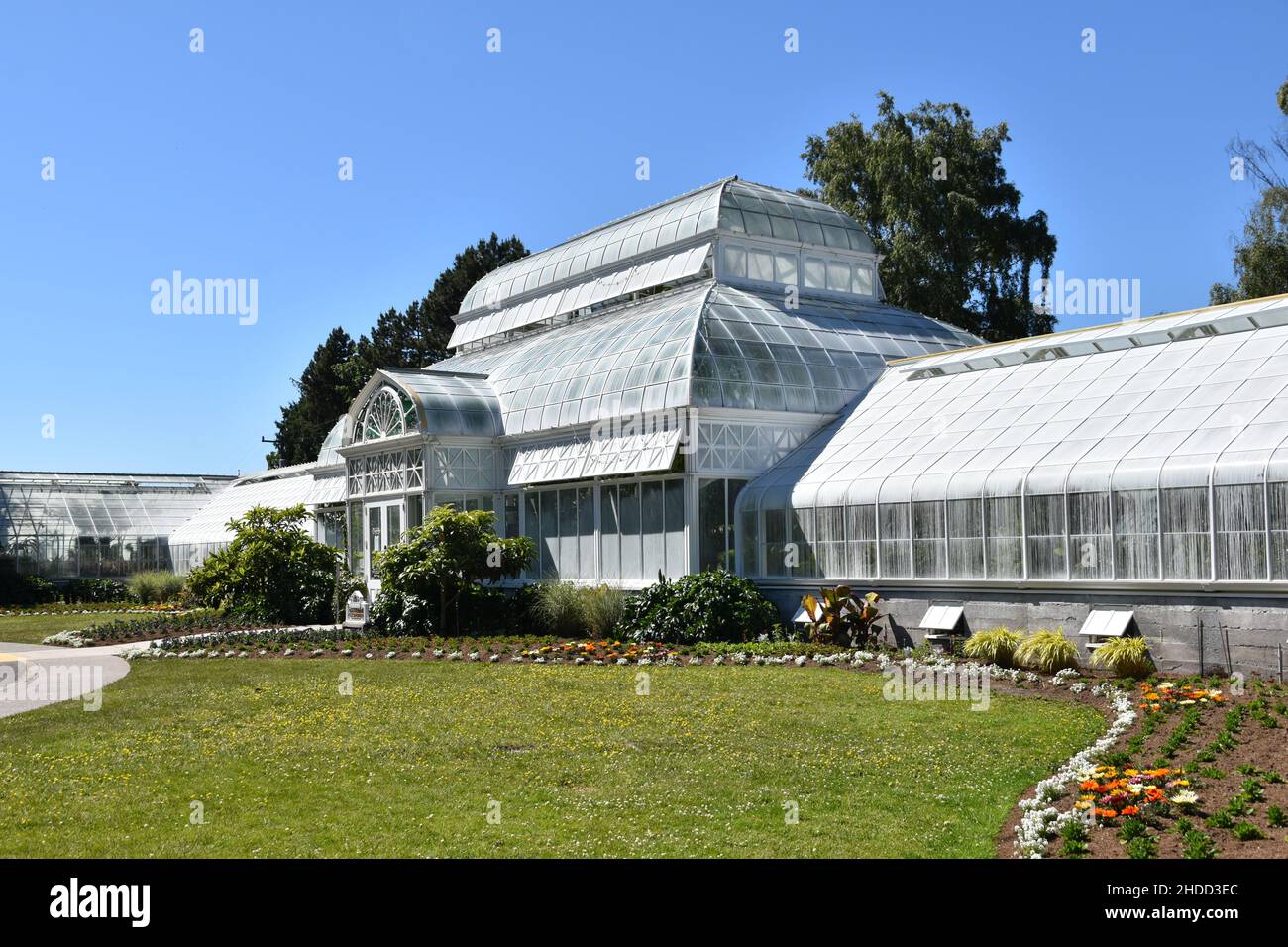Volunteer Park in Seattle's Capitol Hill neighborhood featuring the ...