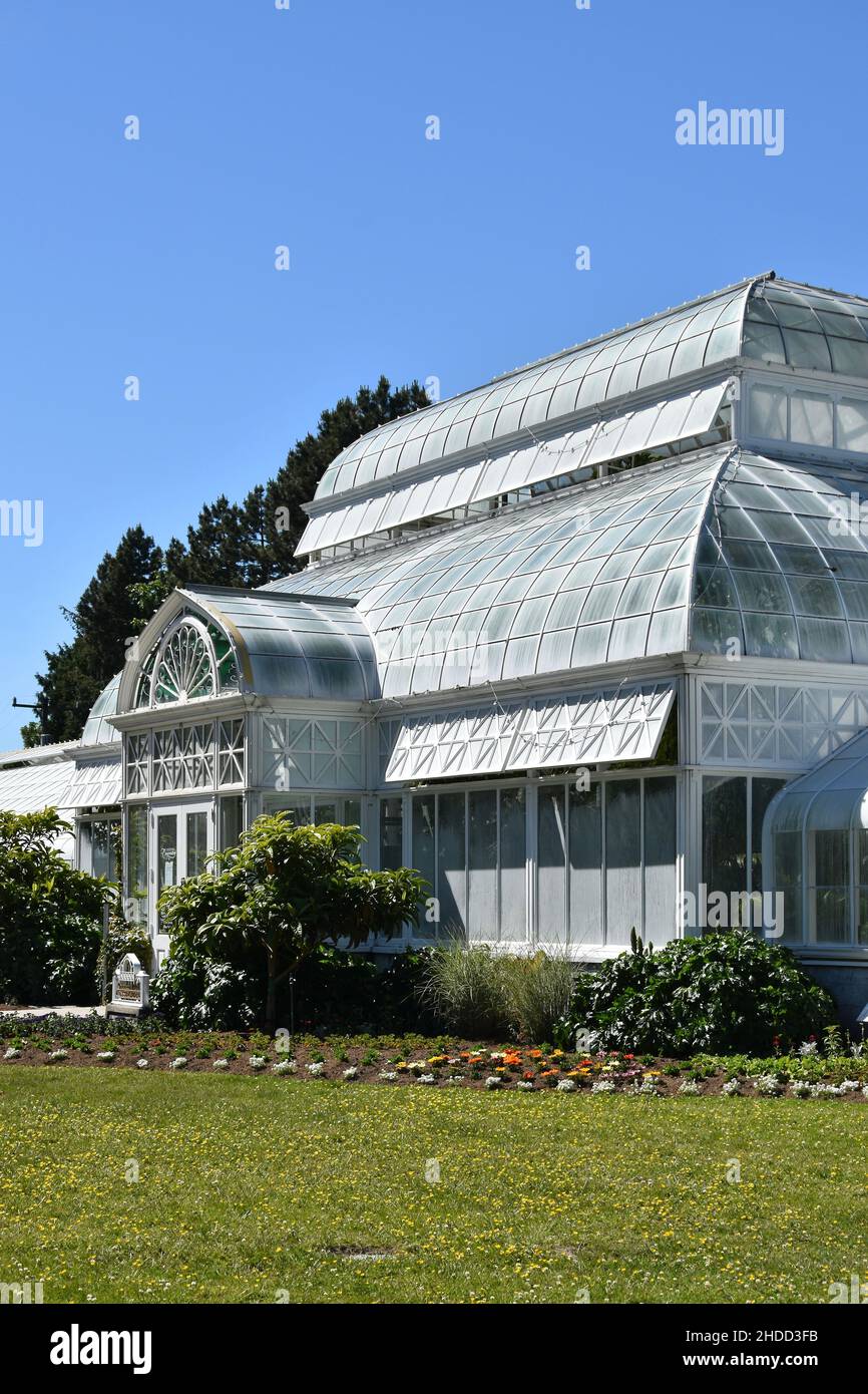 Volunteer Park in Seattle's Capitol Hill neighborhood featuring the ...