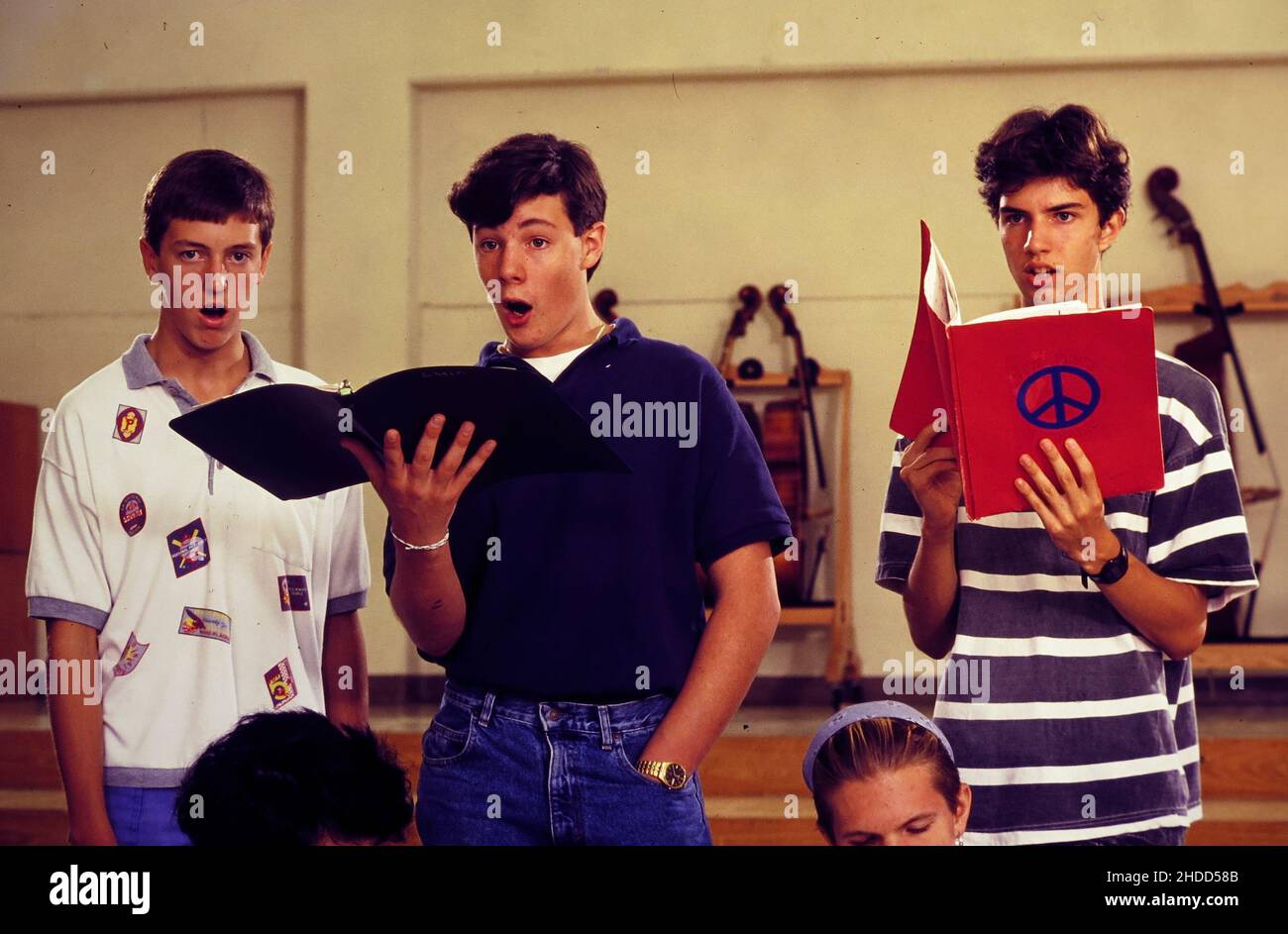 Teens singing class hi-res stock photography and images - Alamy