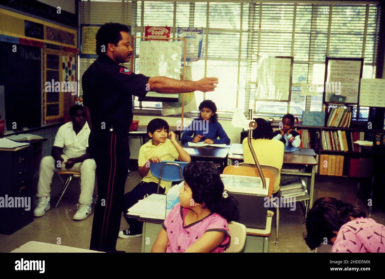 Police in classroom with kids hi-res stock photography and images - Alamy