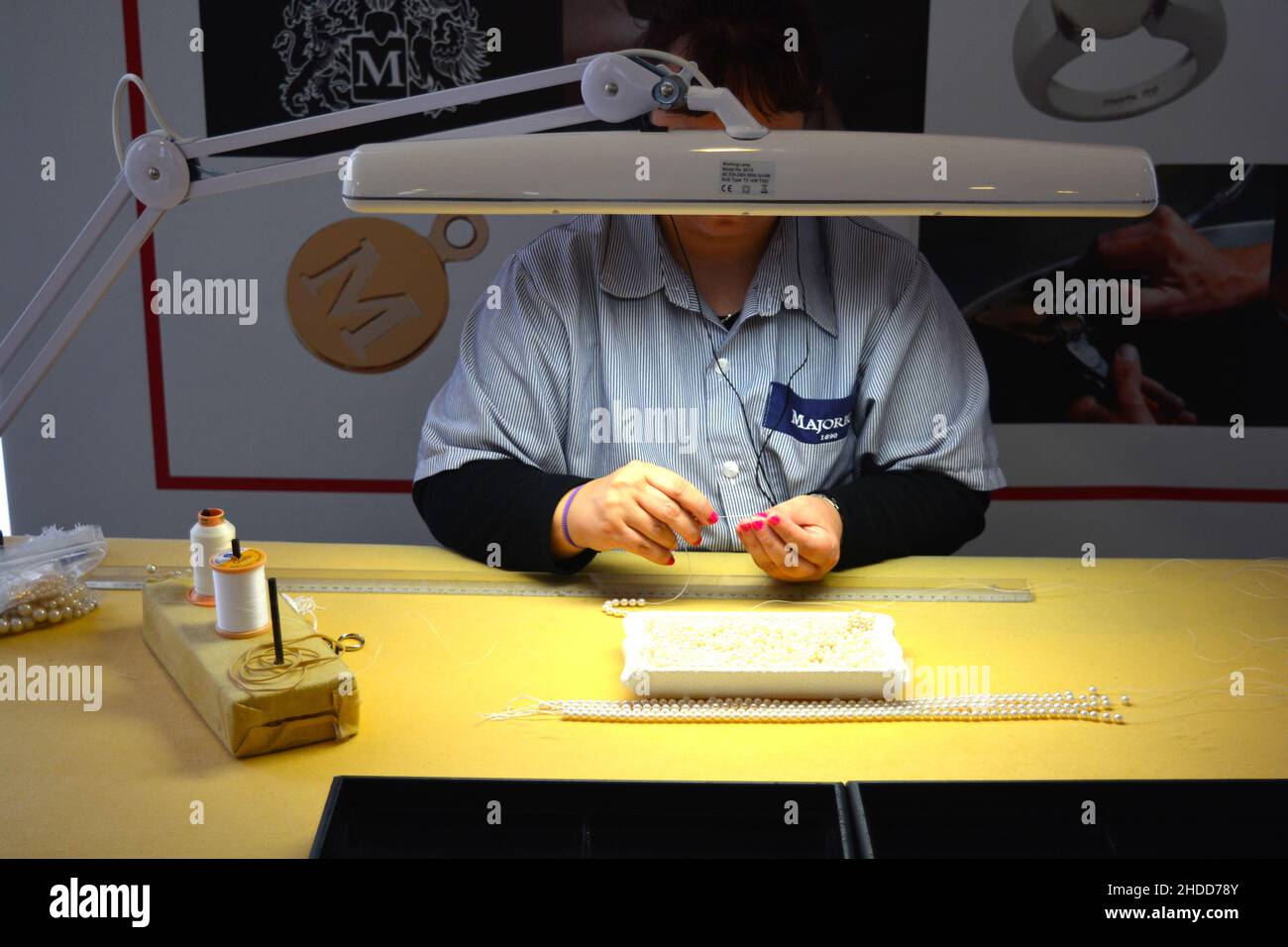 Pearl factory hi-res stock photography and images - Alamy