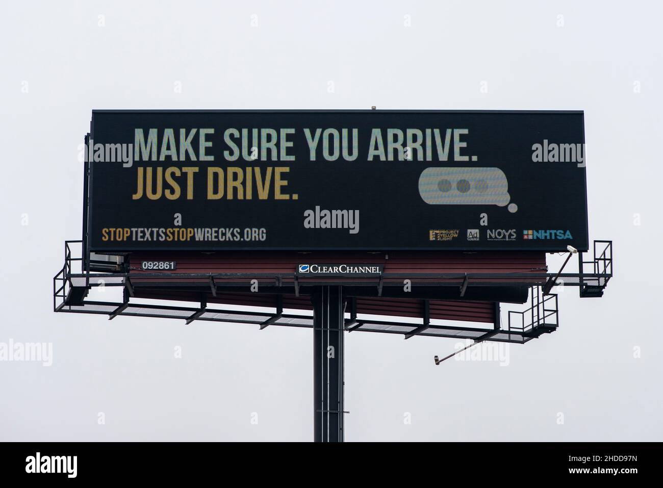 Texting and driving billboard hi-res stock photography and images - Alamy