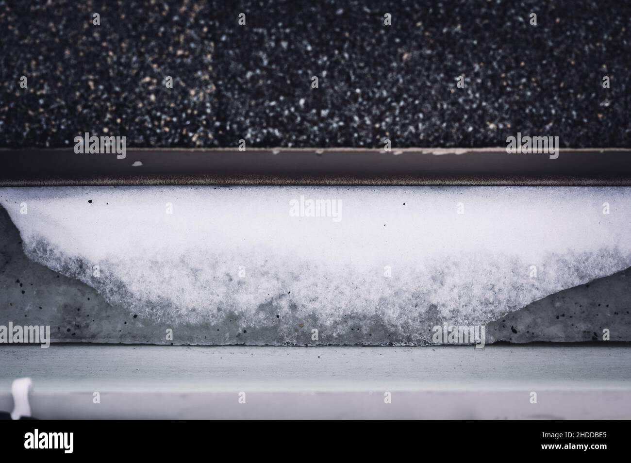 Gutter on house over flowing hi-res stock photography and images - Alamy