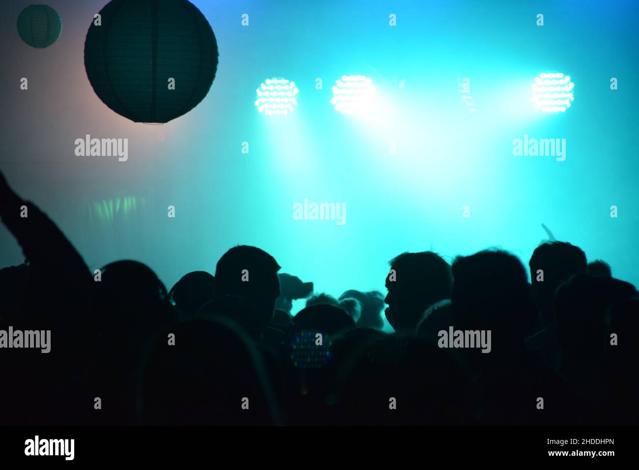 Reverse silhouette image of Dancers in a nightclub Stock Photo - Alamy