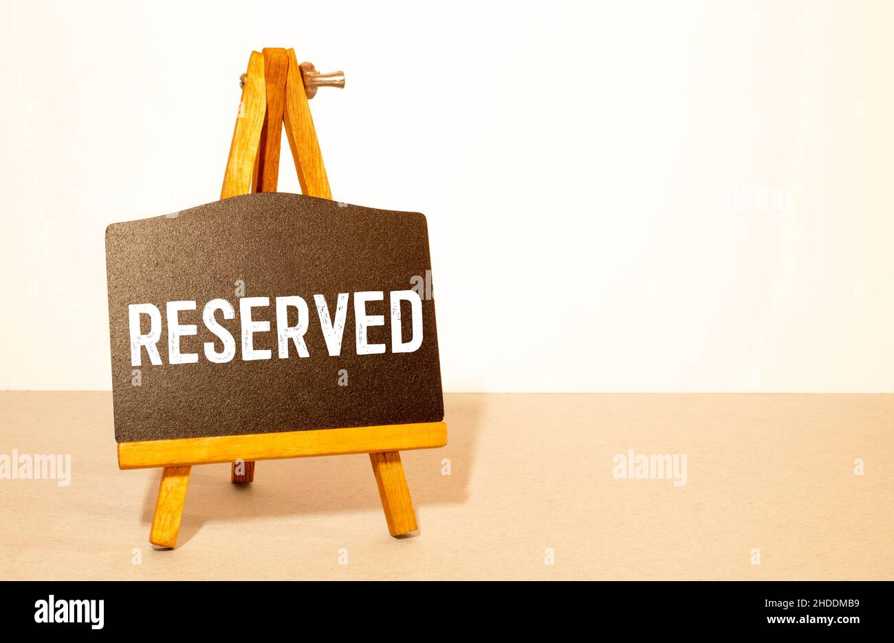 Reserved sign in dinner hi-res stock photography and images - Alamy