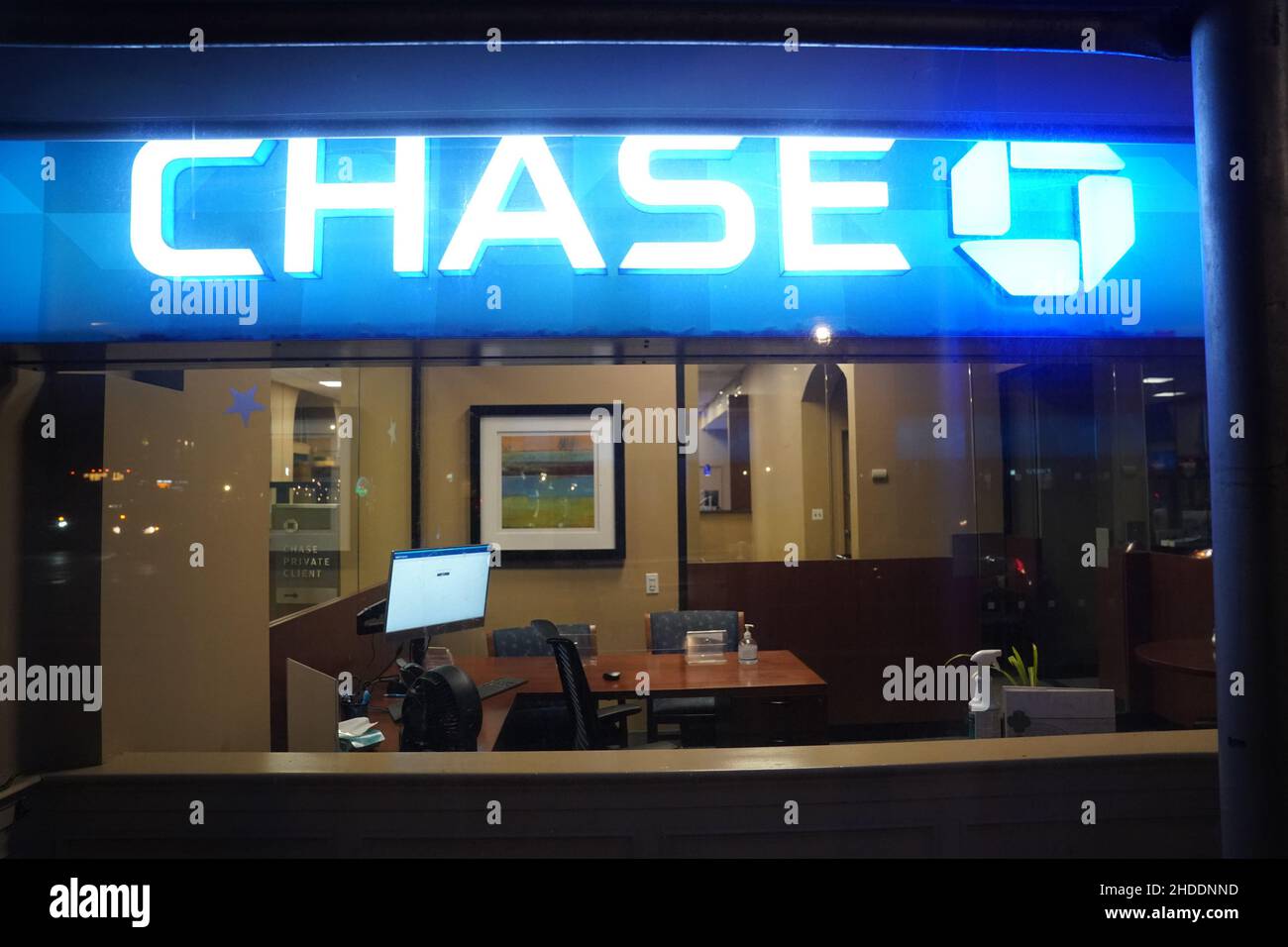 Empty bank branch usa hi-res stock photography and images - Alamy