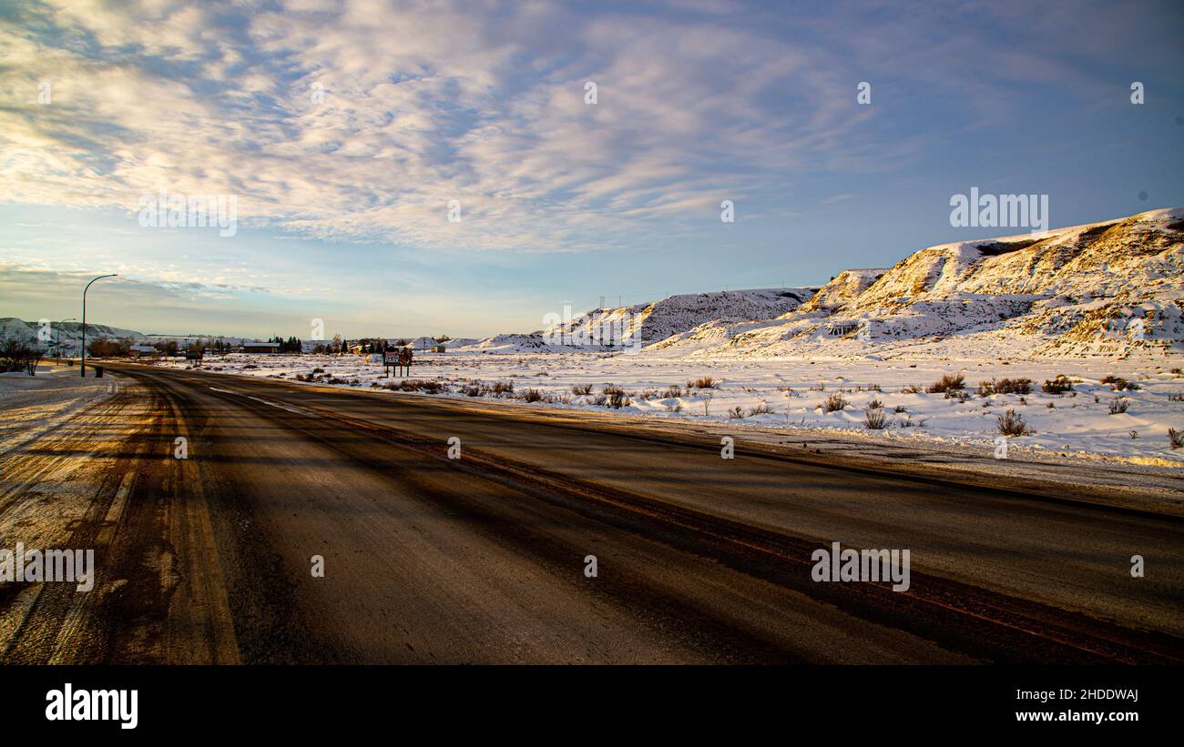 Aleberta, Canada - Dec. 21 2021: Snow covered Highway in Drumheller ...