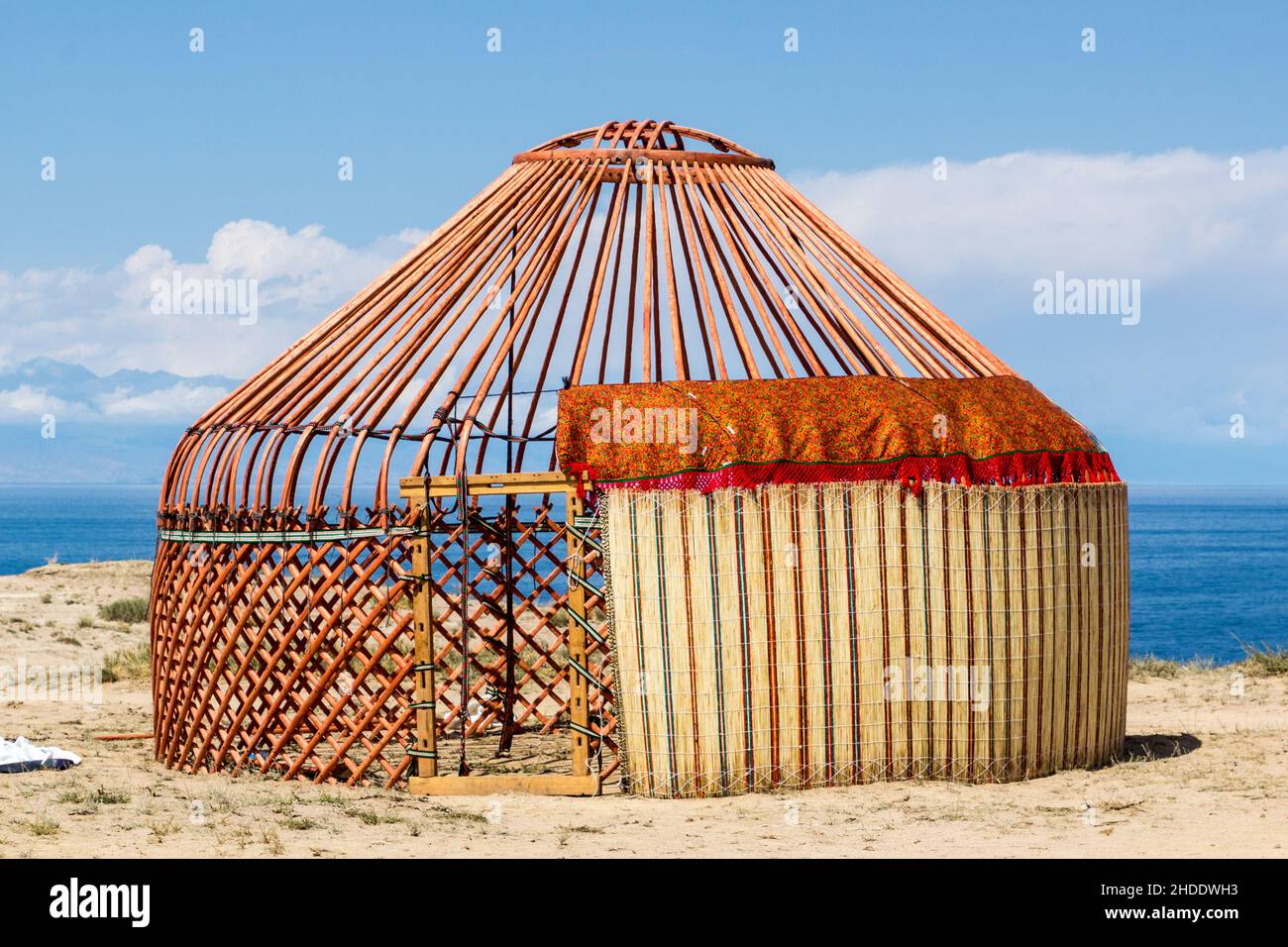 Unfinished traditional yurt in Kyrgyzstan Stock Photo - Alamy
