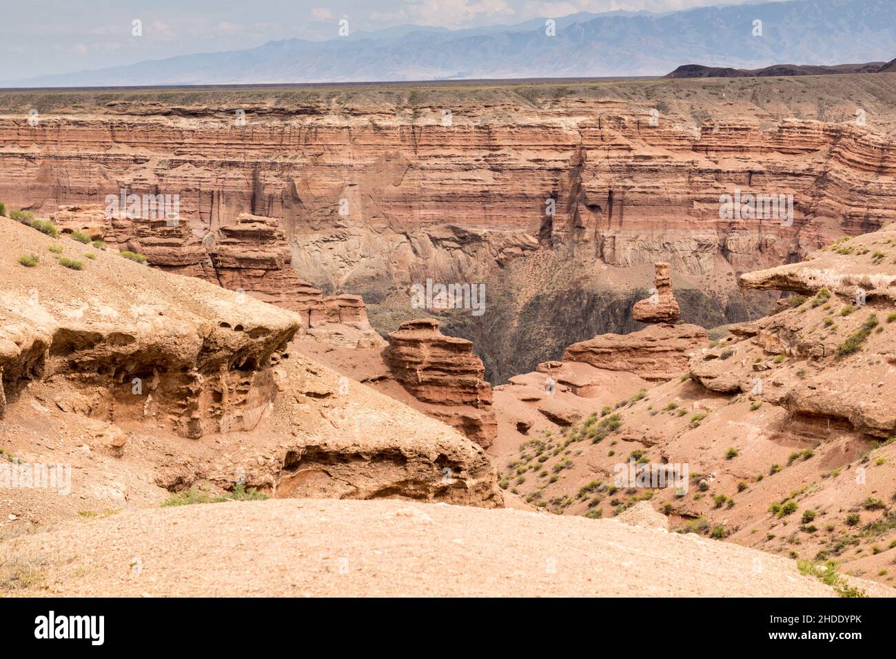 Charyn canyon walls hi-res stock photography and images - Alamy