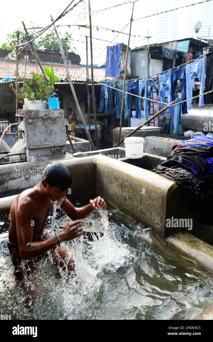 The open air laundry Saat Raasta Dhobi Ghat near Mahalaxmi Station in ...