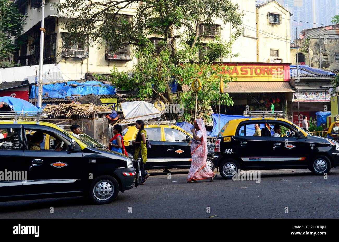 Mumbai taxis india hi-res stock photography and images - Alamy