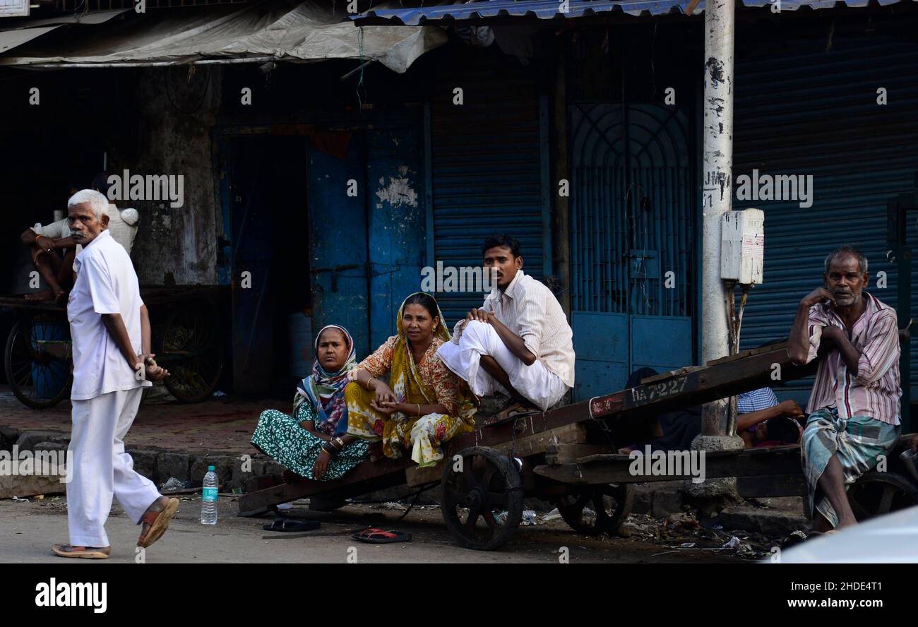 Daily life near Dhobi ghat in Mumbai, India Stock Photo - Alamy