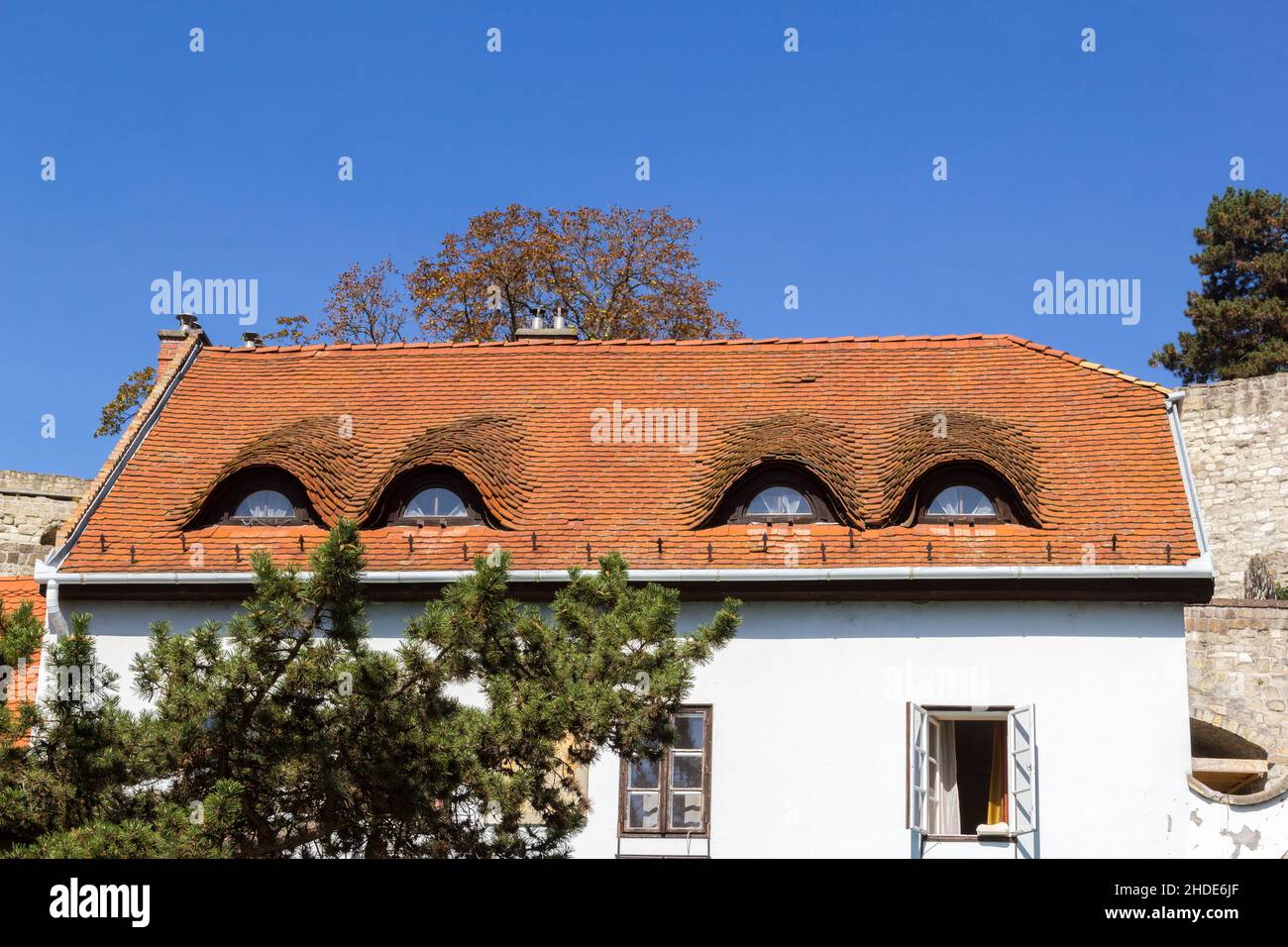Eye shaped window hi-res stock photography and images - Alamy