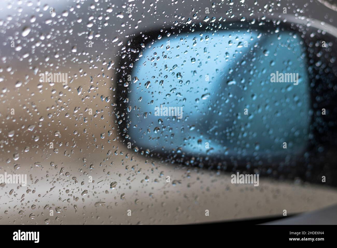 Raindrops on glass street rain hi-res stock photography and images - Alamy