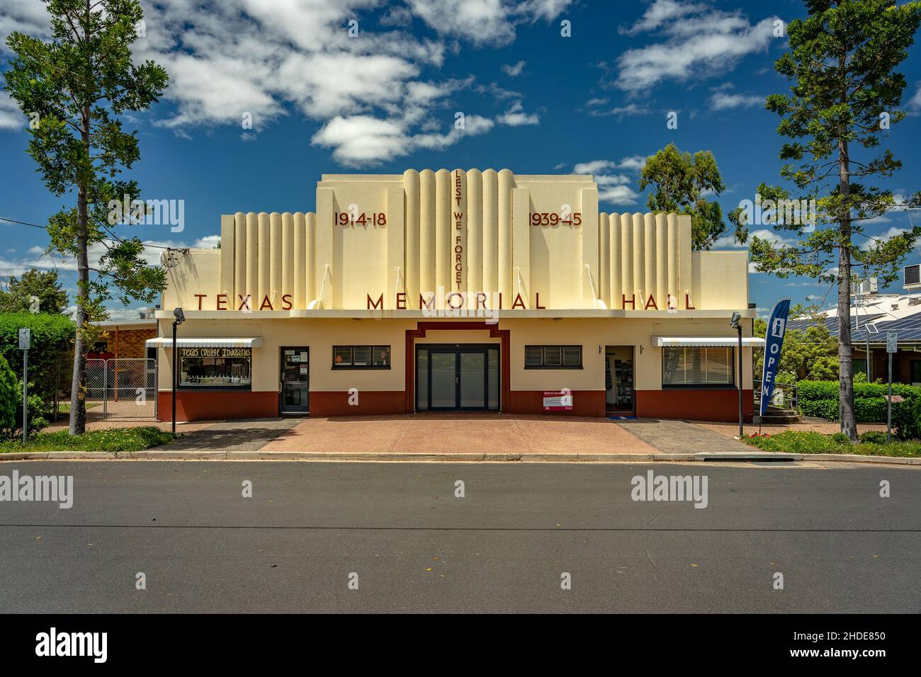 Texas, Queensland, Australia - Texas memorial hall building Stock Photo ...