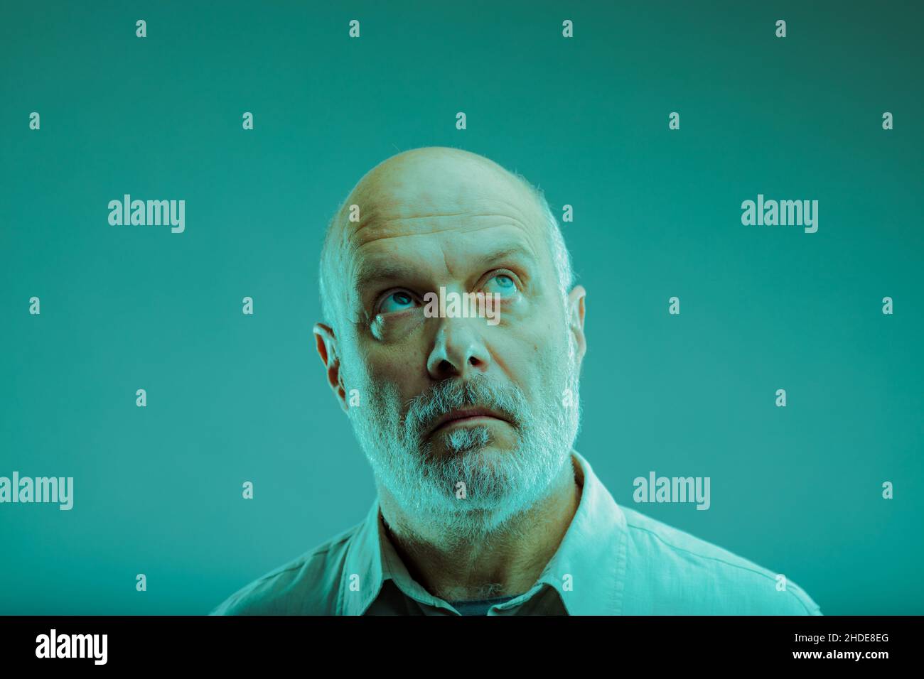 Deadpan face man hi-res stock photography and images - Alamy