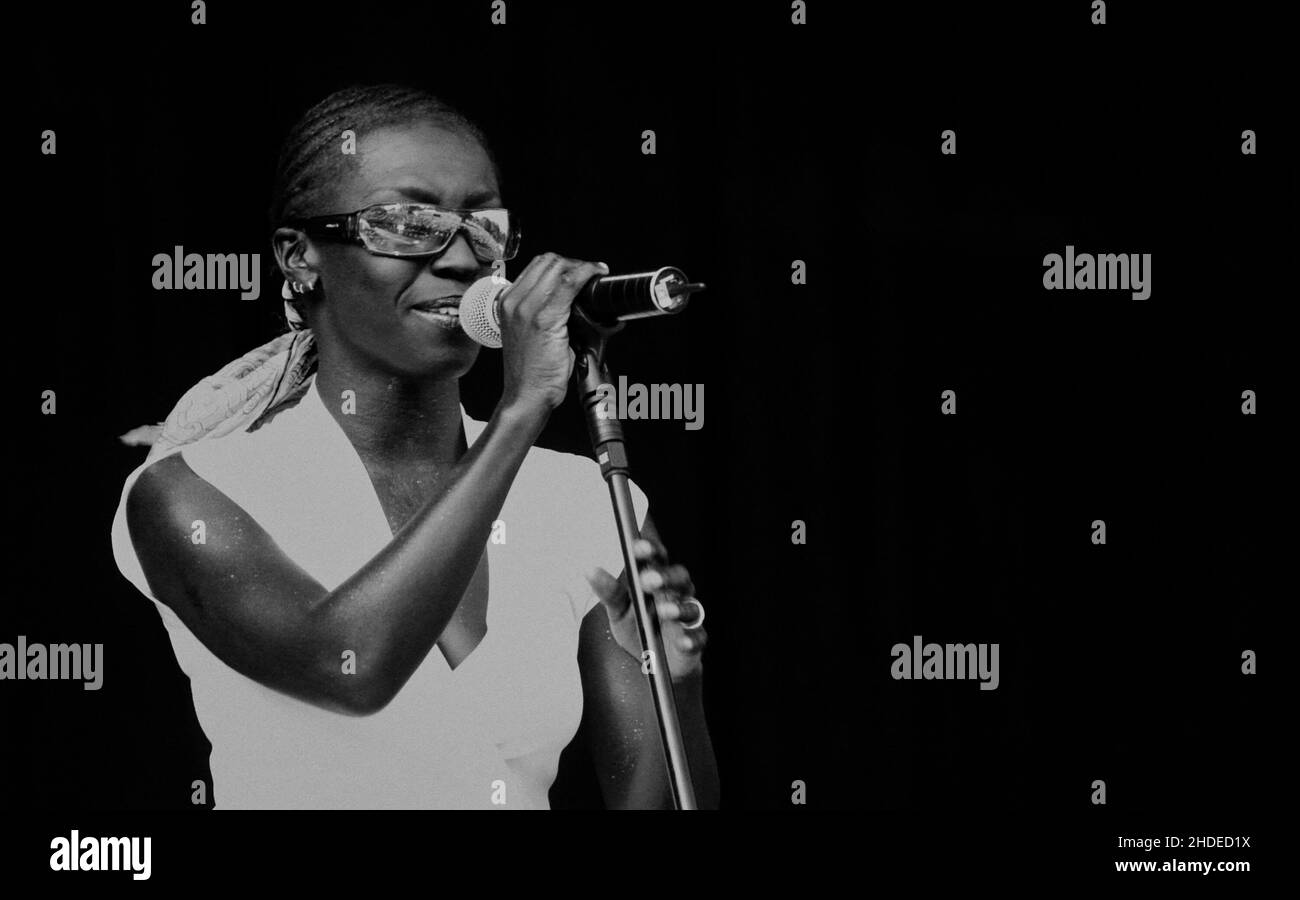 Skye edwards morcheeba singer hi-res stock photography and images - Alamy