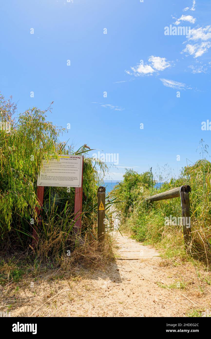 Information board on the Bibbulmun Track leading to Cosy Corner Beach ...
