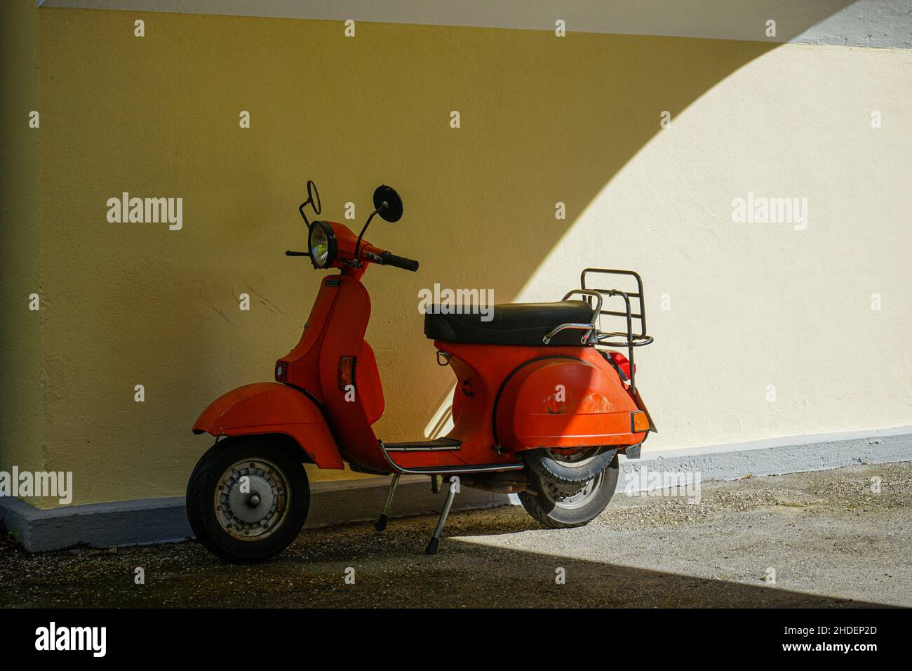 Vespa design hi-res stock photography and images - Alamy